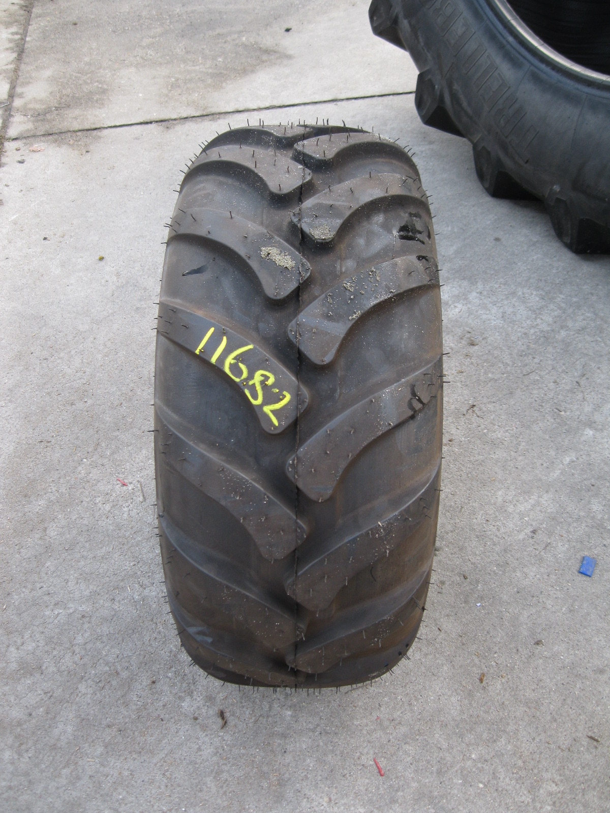 280/60-15.5 USED TRELLEBORG T421 115A8 TL H11682 100% | Heuver