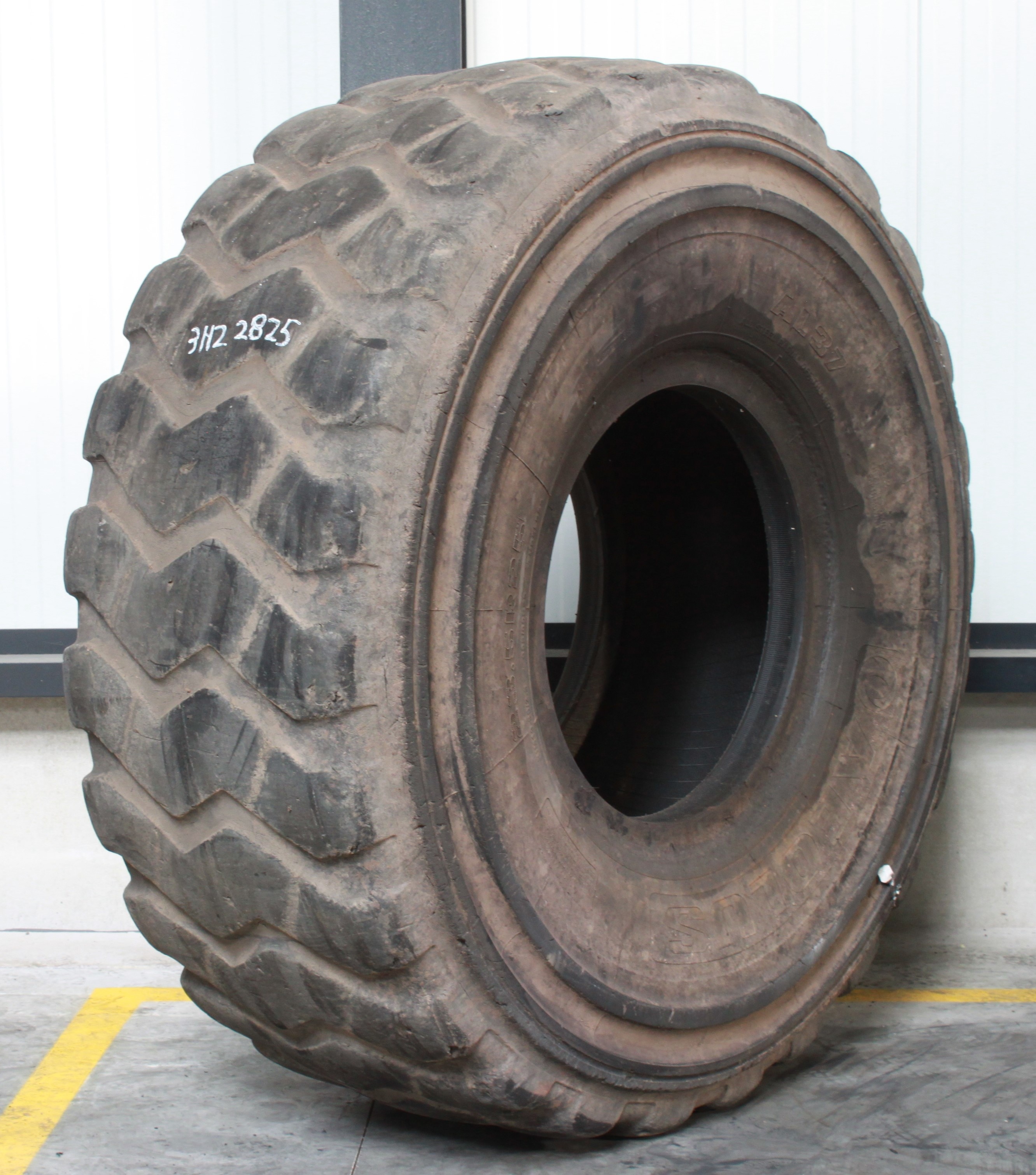 23.5R25 USED AEOLUS AL37 ** L-3 TL 12MM 31% 3H2-2825 NO REP | Heuver