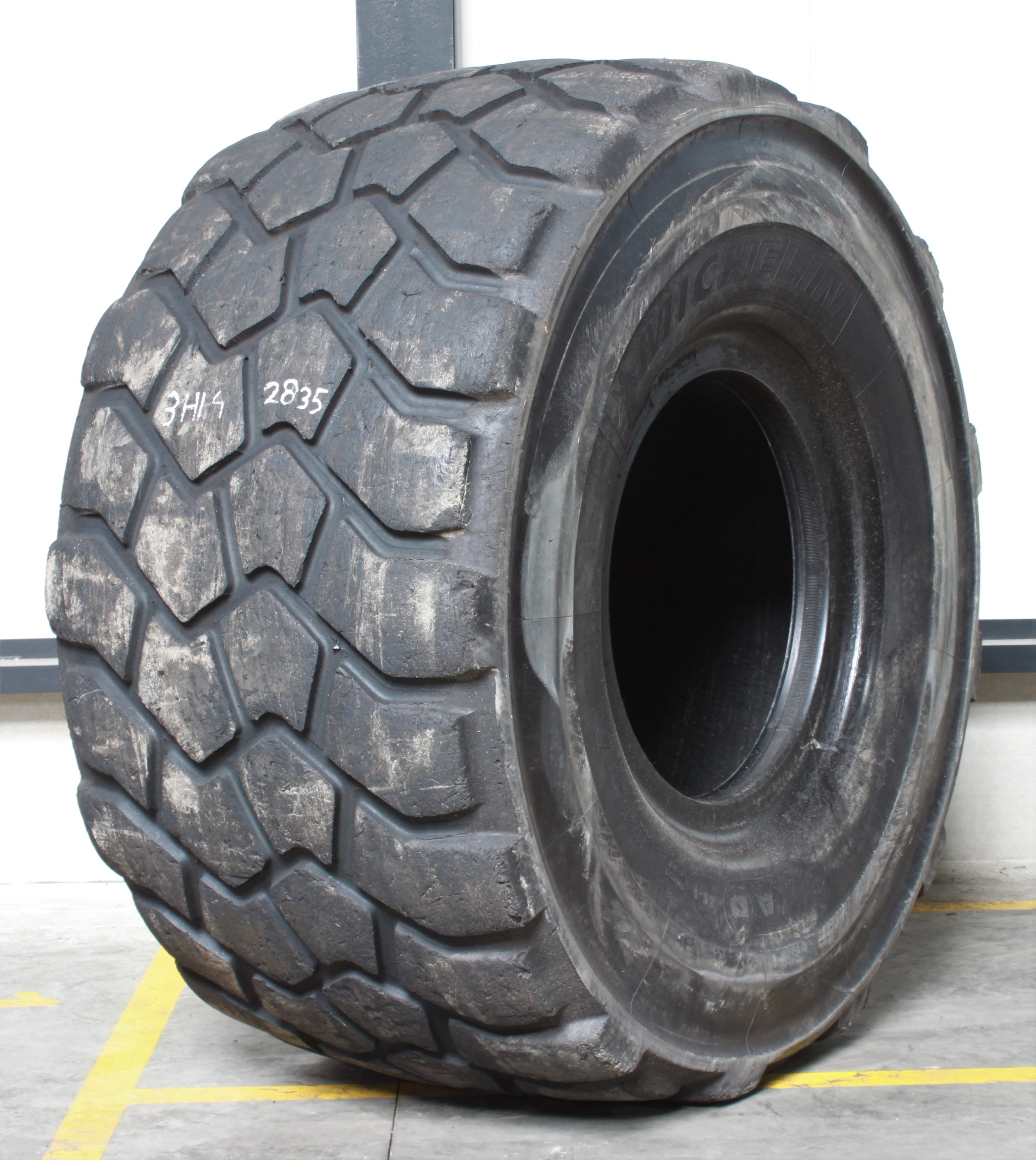 875/65R29 USED MICHELIN XAD 65-1 SUPER ** E-3 TL 20MM 45% 3H14-2835 REGROOVED | Heuver