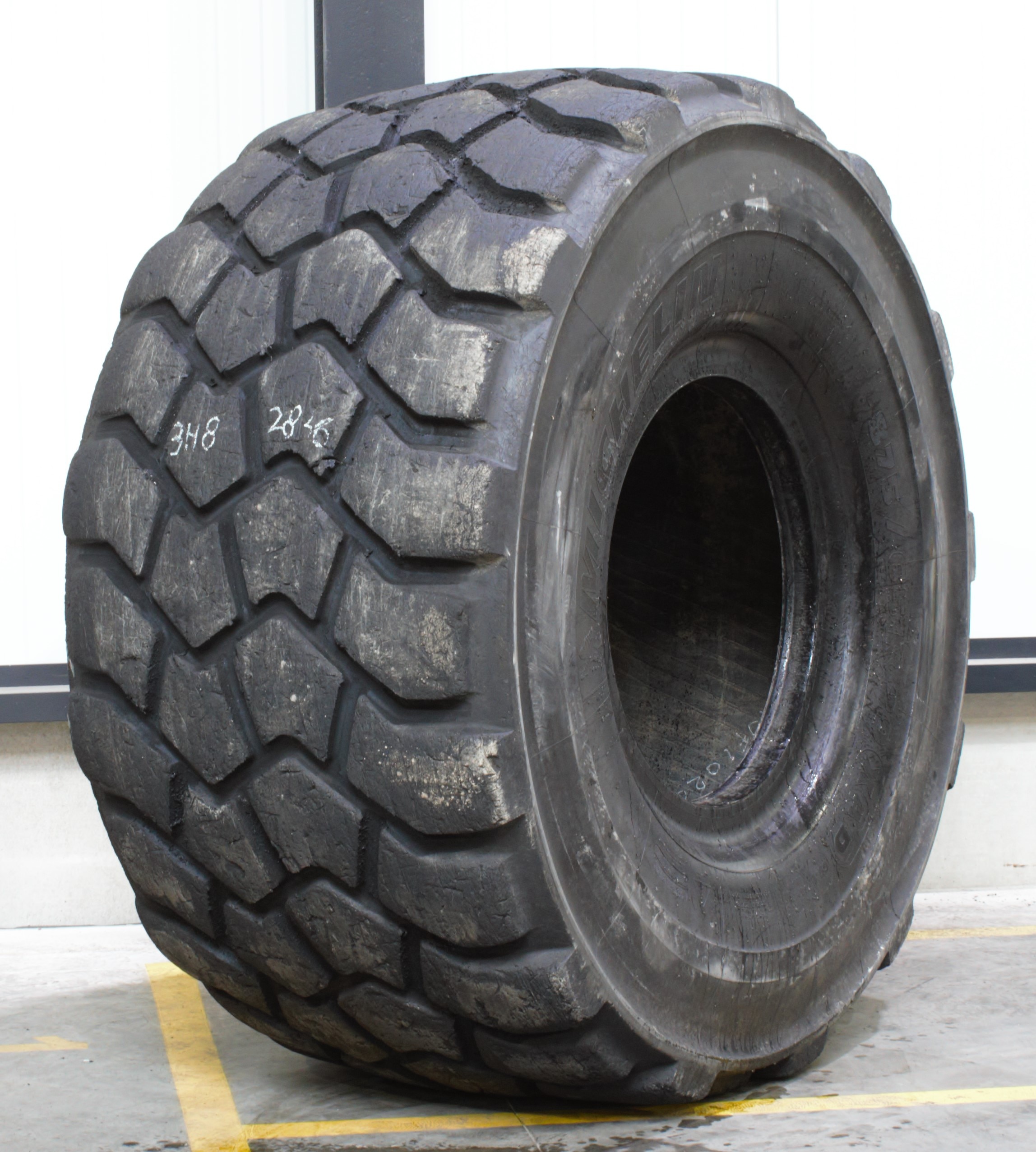 875/65R29 USED MICHELIN XAD 65-1 SUPER ** E-3 40MM= 78% A12770 | Heuver