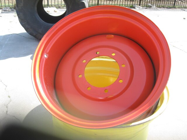 14-28 WHEEL USED CLAAS RED 221-275-8 Ø21 ET+15 V7251 1 KANT GELAST DEMO ...