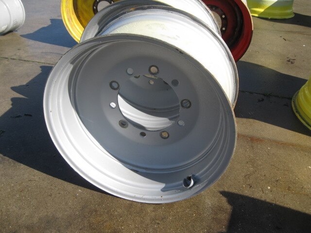 15-28 WHEEL USED SILVER 281-335-10 A3 ET-25 V7272 VAST 1 KANT GELAST ...