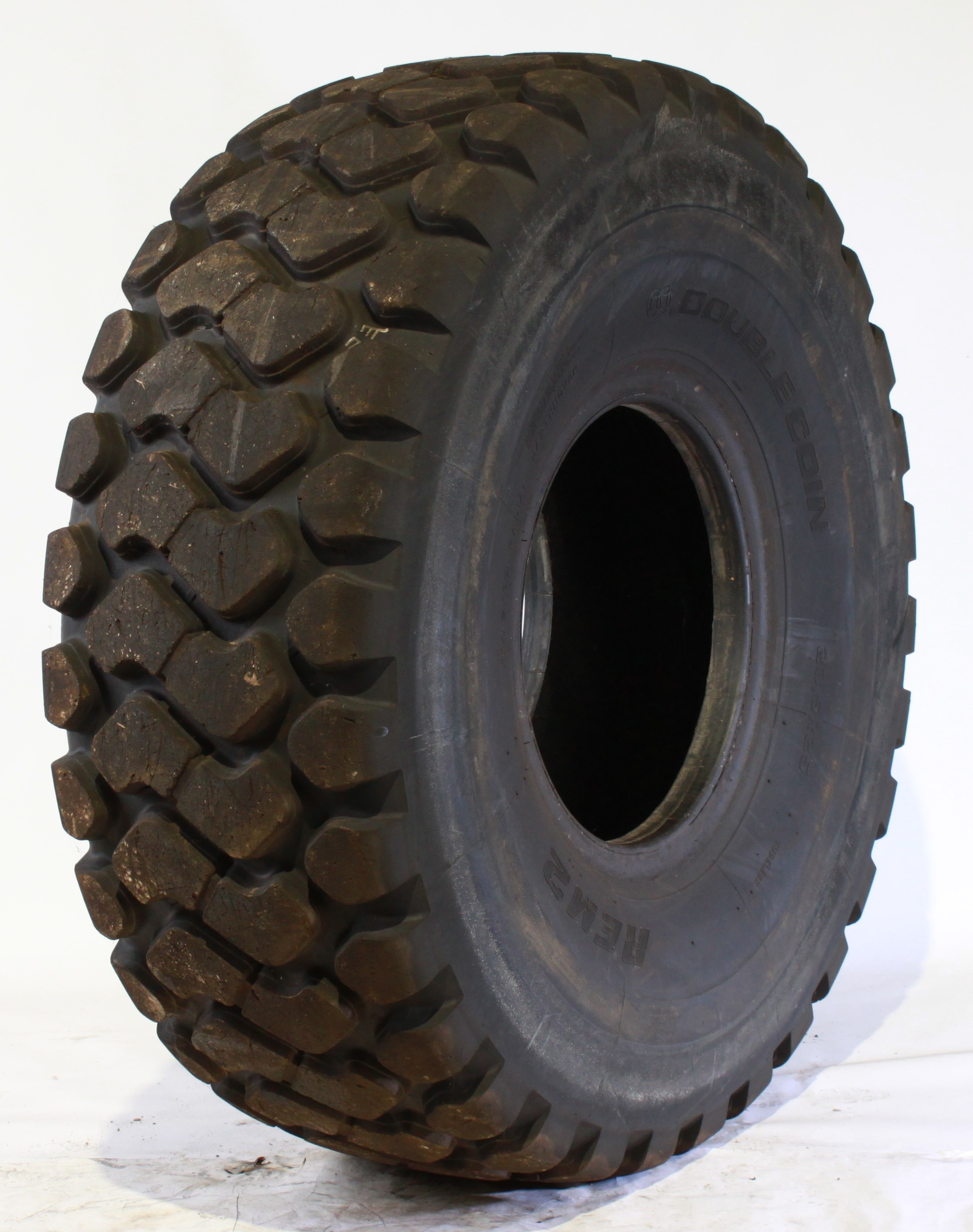 23.5R25 USED DOUBLE COIN REM2 195A2 * L-3 TL 30MM A12325 NO REP | Heuver