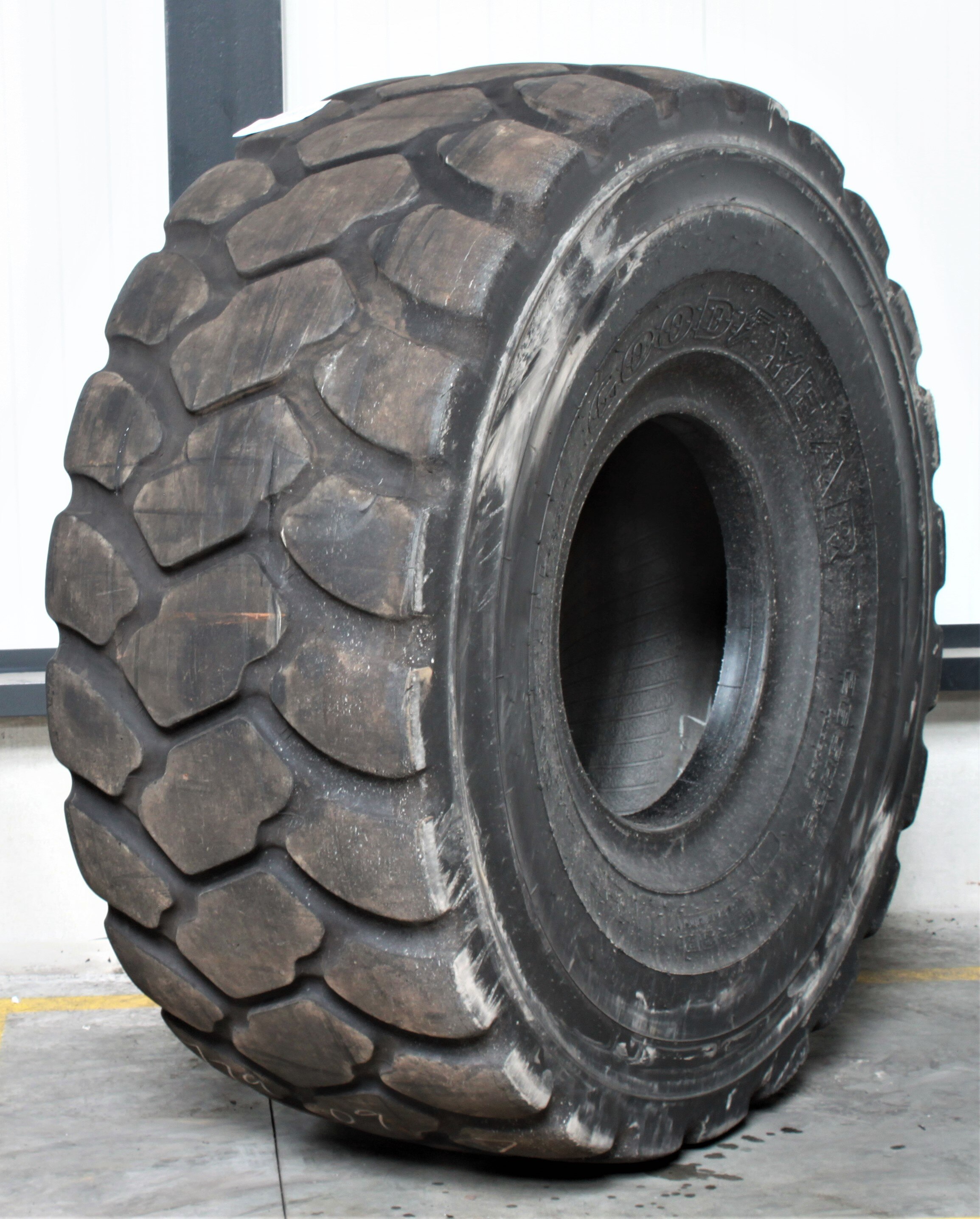 26.5R25 OCCASION GOODYEAR RT-3B ** L-3 TL 19MM 48% 3041 1X REP + COSM ...