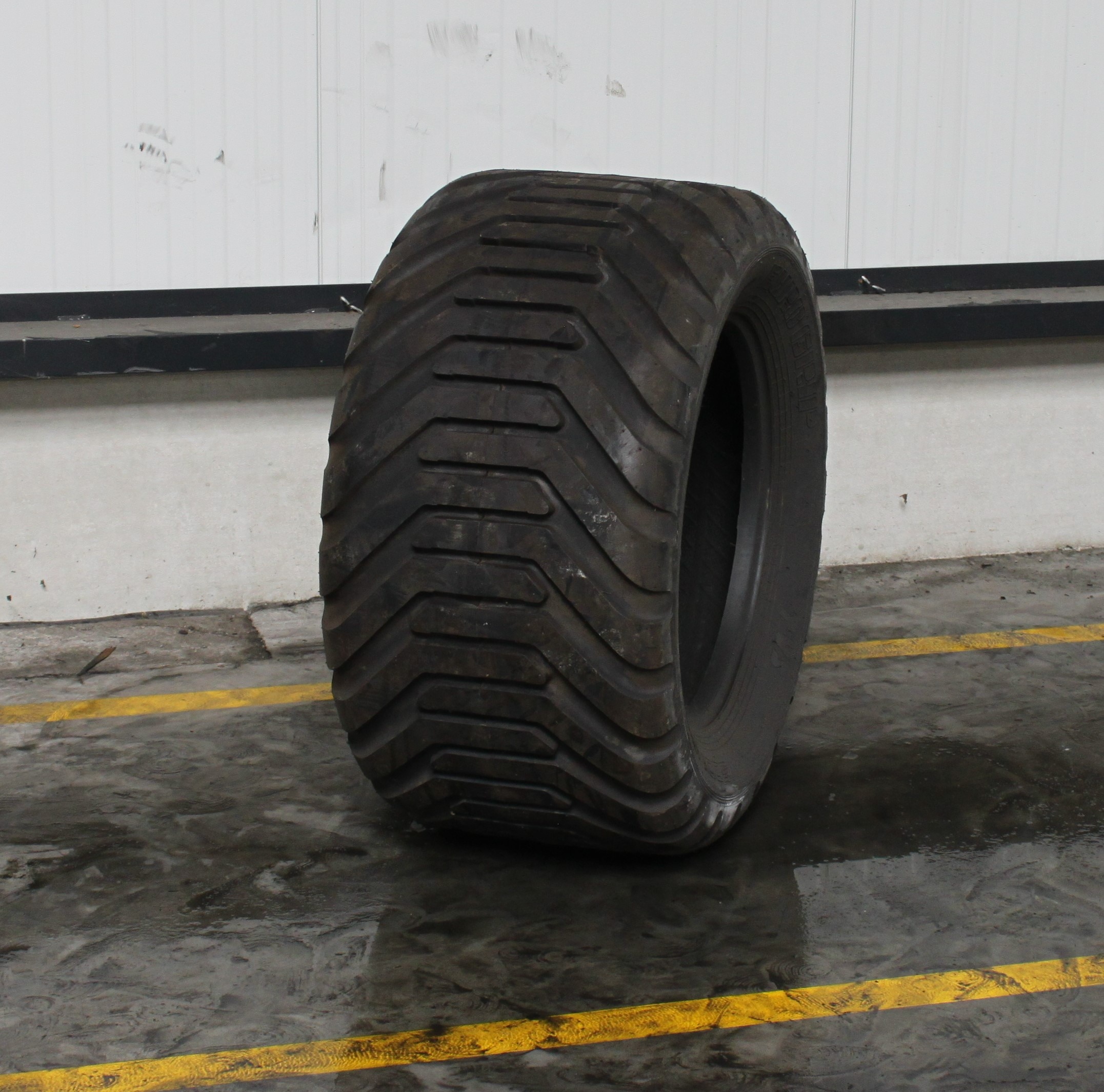 500/45-22.5 USED TVS EUROGRIP 12PR TL 20MM 99% NO REP 3212 | Heuver