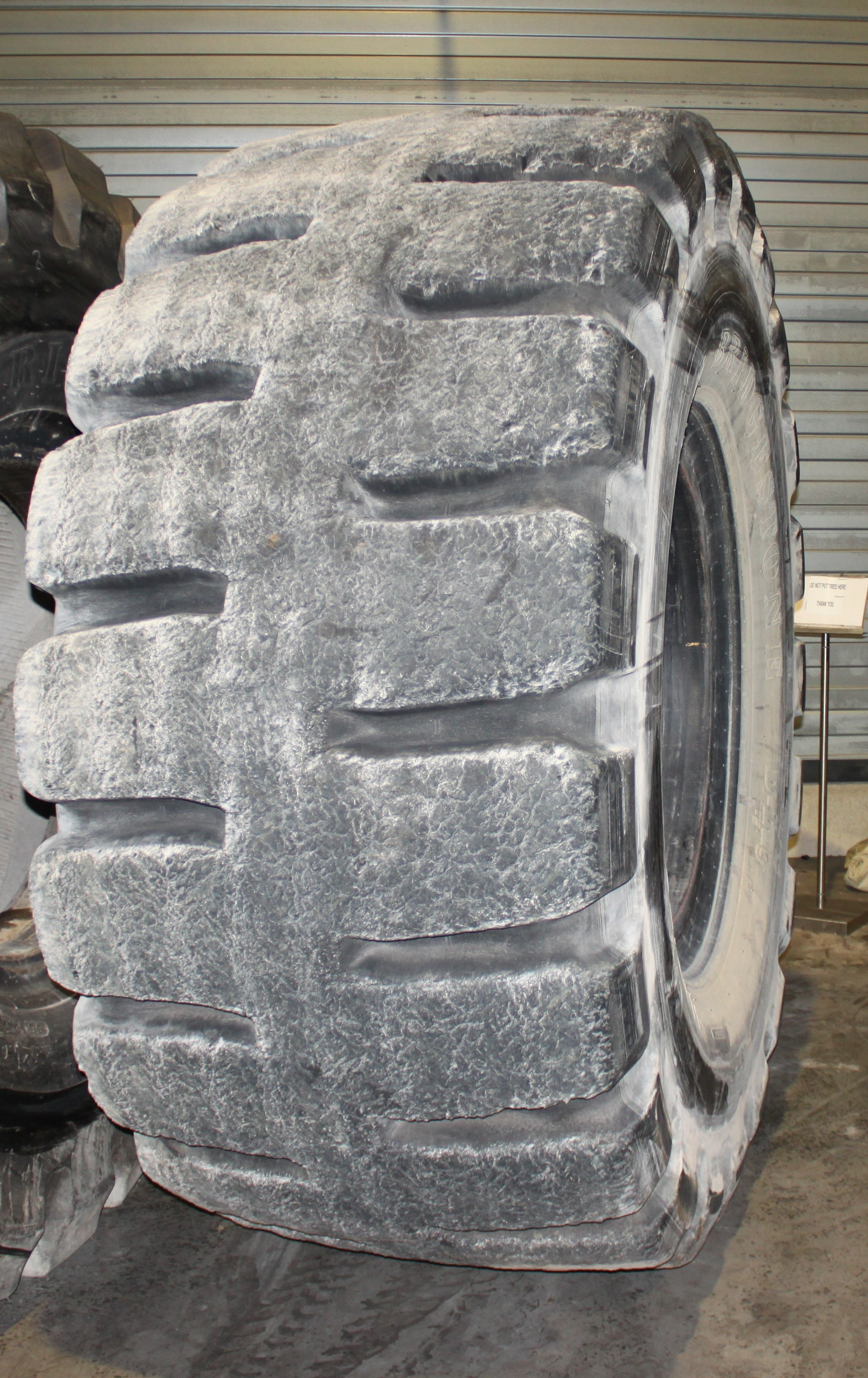 41.25/70-39 USED BRIDGESTONE DL 42PR TL 79MM = 70% NO REP A12574 | Heuver