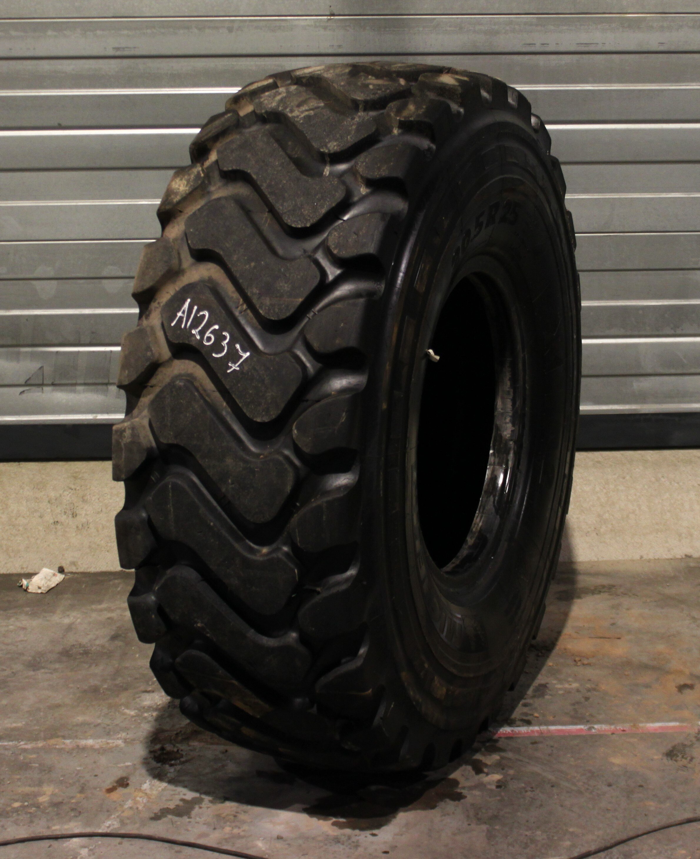 20.5R25 USED MICHELIN XHA2 186A2 * L-3 TL 33MM 99% NO REP A12637 | Heuver