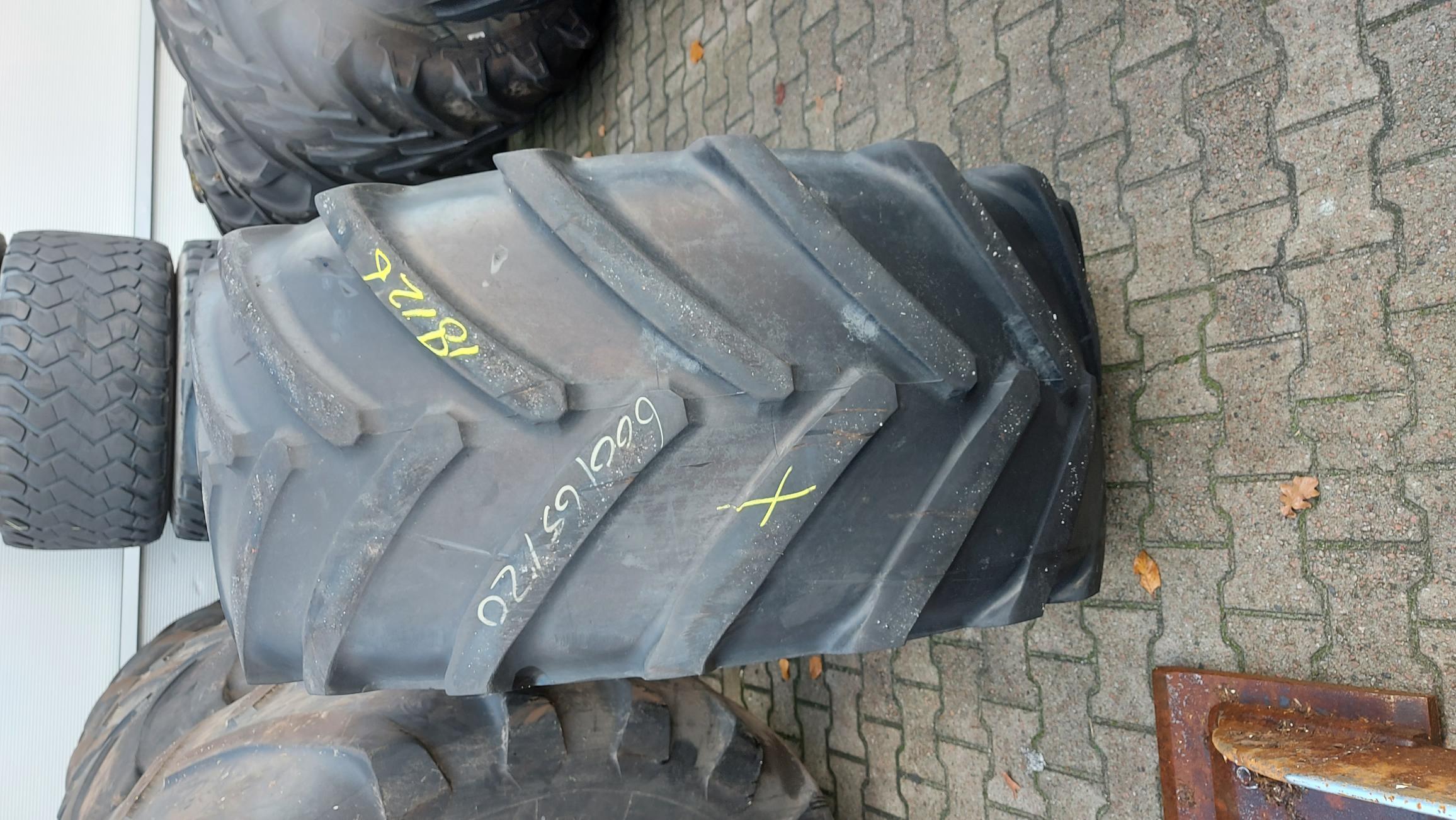 600/65R28 USED MICHELIN MACHXBIB 154D TL H18126 15% DOT 2107 SCHEEF ...