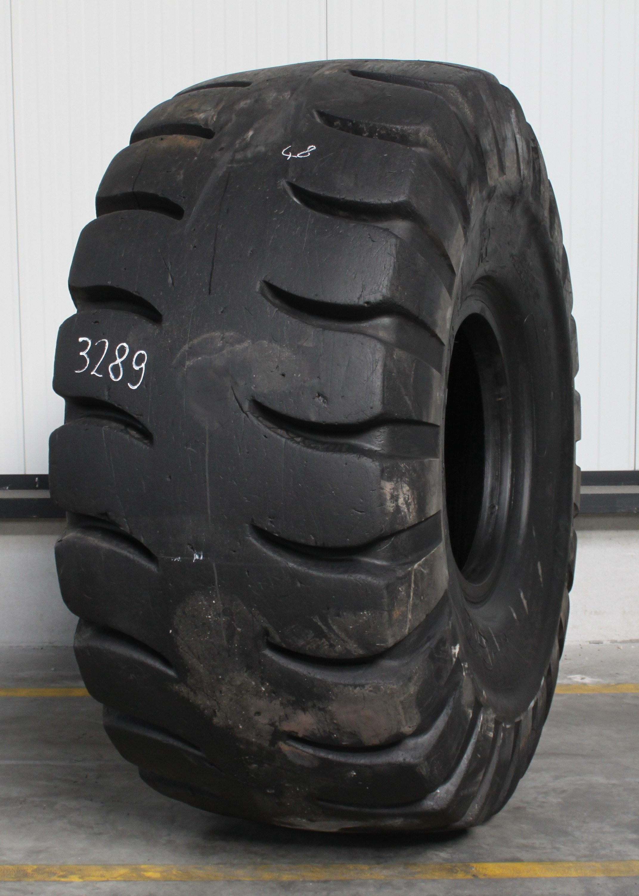 29.5R25 USED GOODYEAR RL-5K 216A2 ** L-5 TL 50MM 52% 1 REP + COSM REP ...