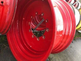 16-30 WHEEL USED FENDT RED 281-335-10 Ø24 ET-40 V7738, VAST 1 KANT ...