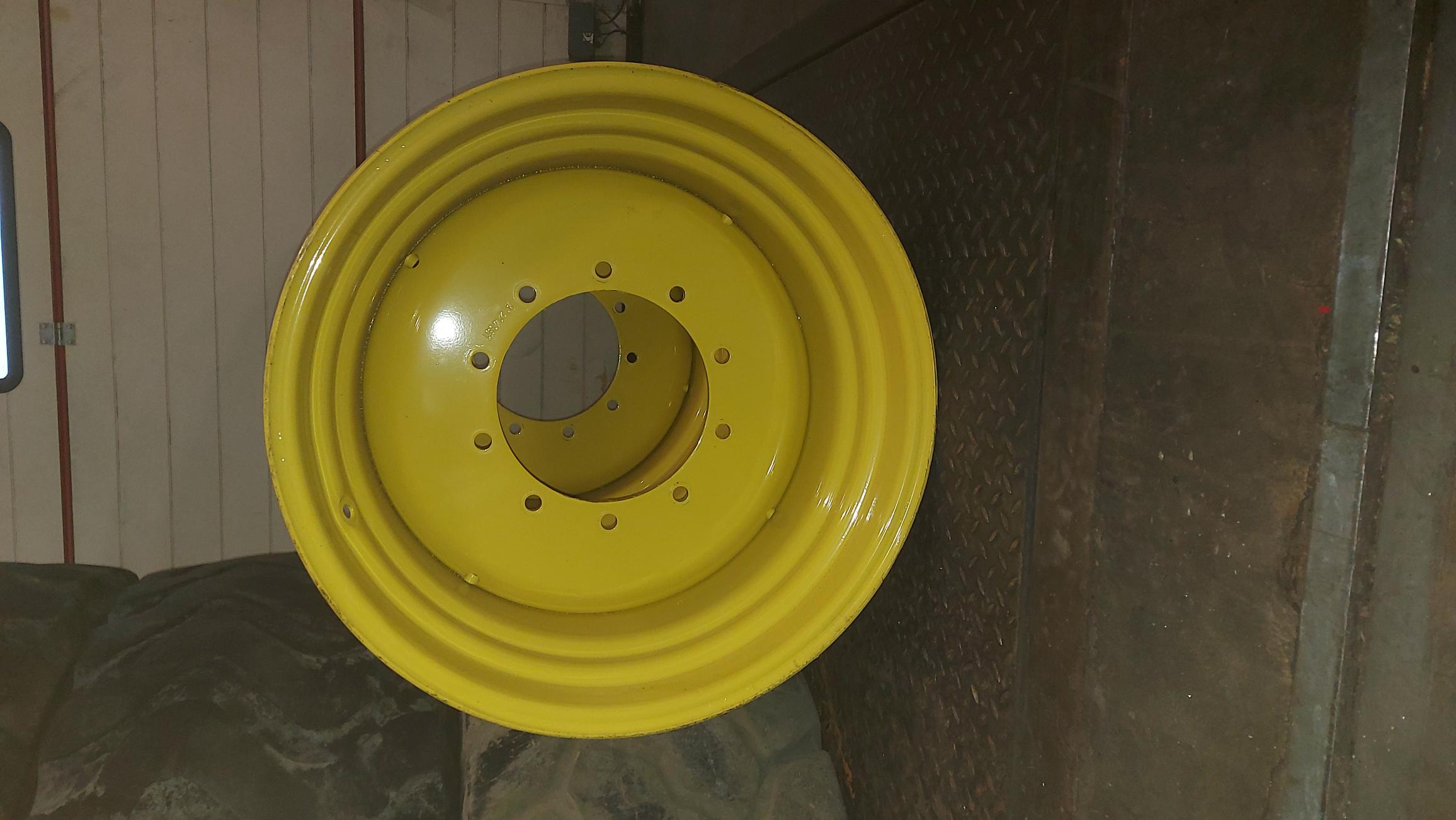 18-28 WHEEL USED JD YELLOW 281-335-10 Ø21 ET35 V7754 VAST 1 KANT GELAST ...