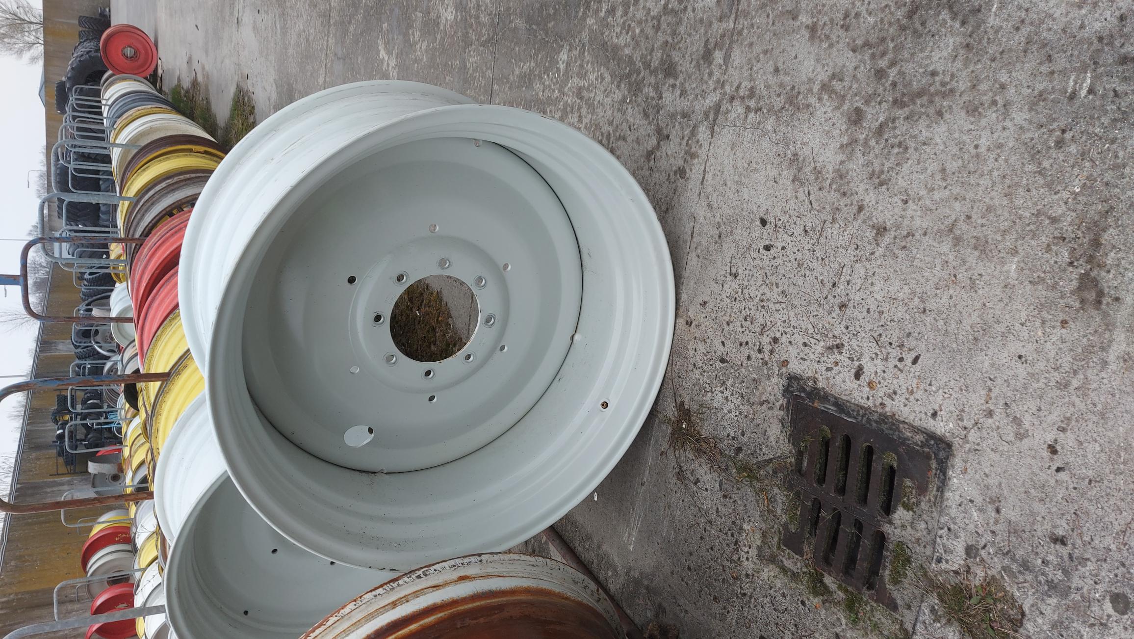 20-38 WHEEL USED WHITE 221-275-8 Ø19 ET+25 V7853 DEMO, VAST, 1 KANT ...