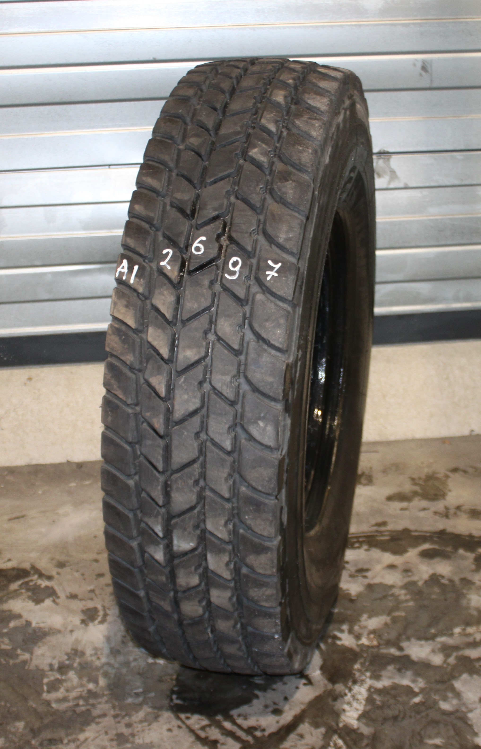 385/95R25 USED MICHELIN X-CRANE+ E-2 TL 19MM 82% NO REP A12697 | Heuver