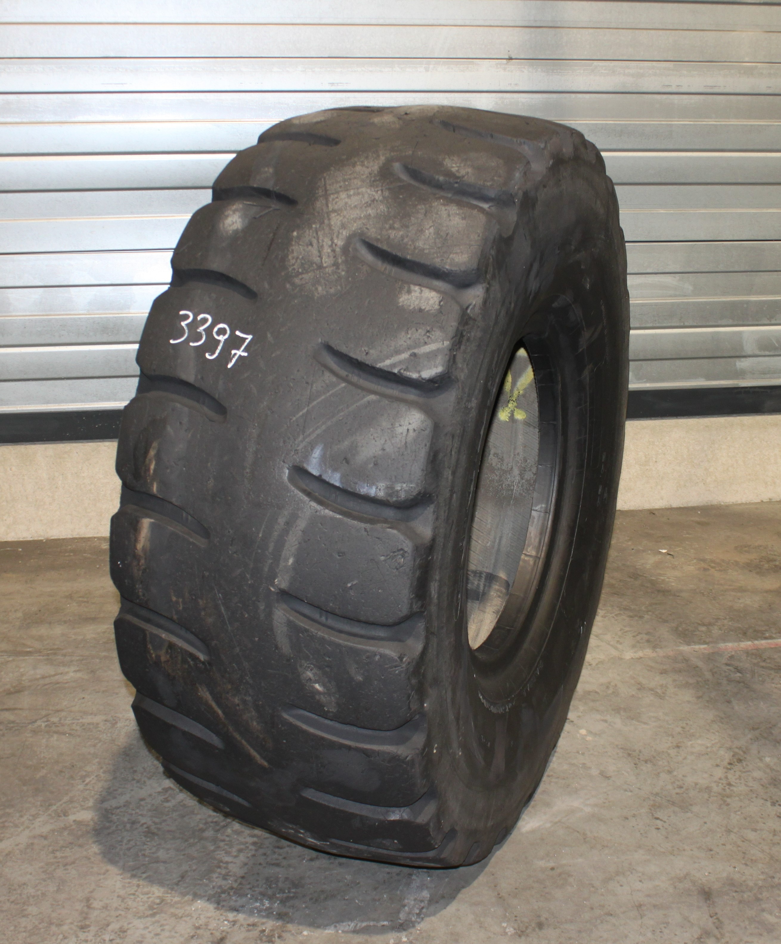 20.5R25 USED GOODYEAR RL-5K 193A2 ** L-5 TL 25MM 35% 3 REP + COSM REP ...