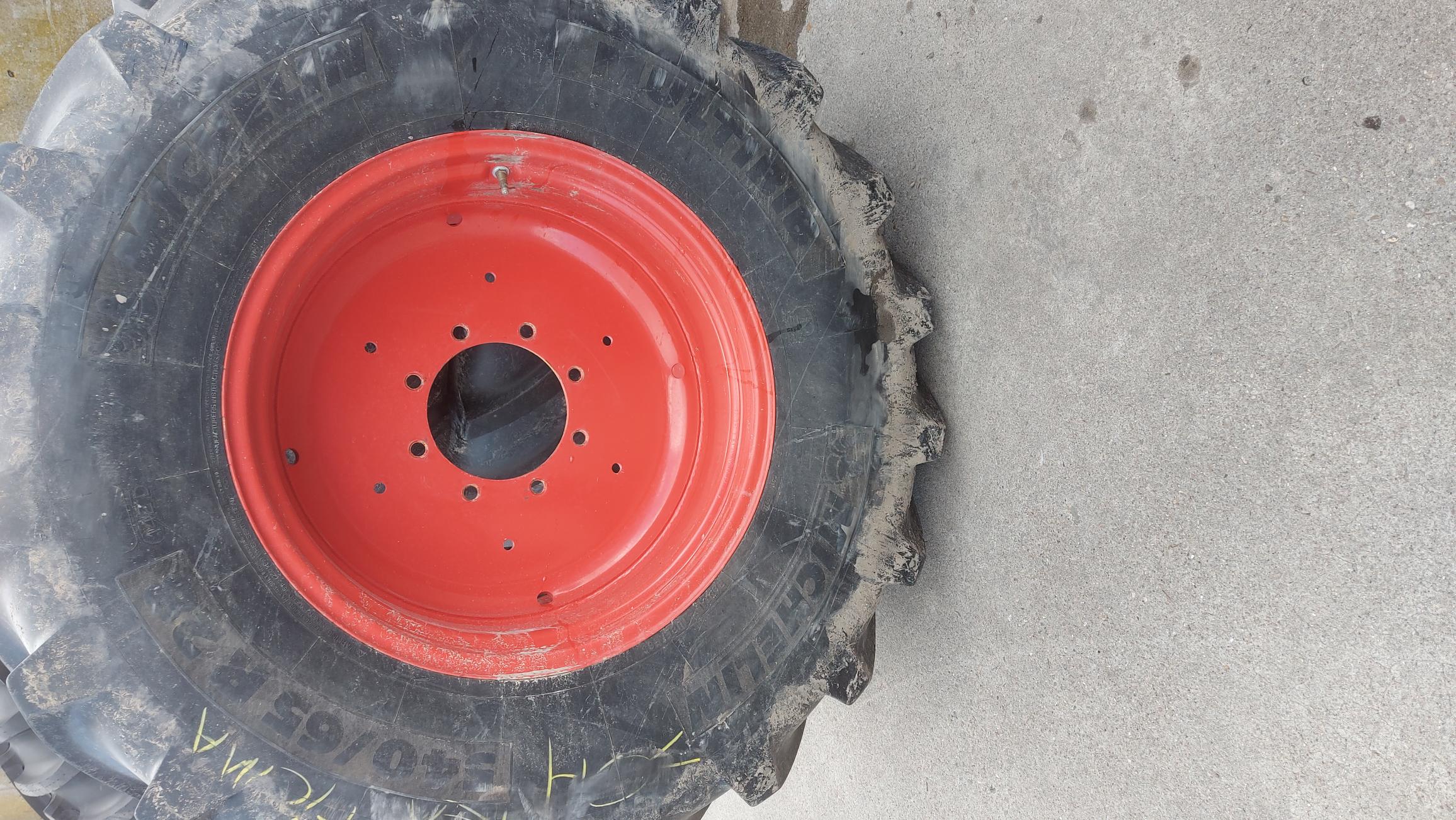 16-28 WHEEL USED FENDT RED 221-275-8 A1 ET-50 V8046 VAST 1 KANT GELAST ...