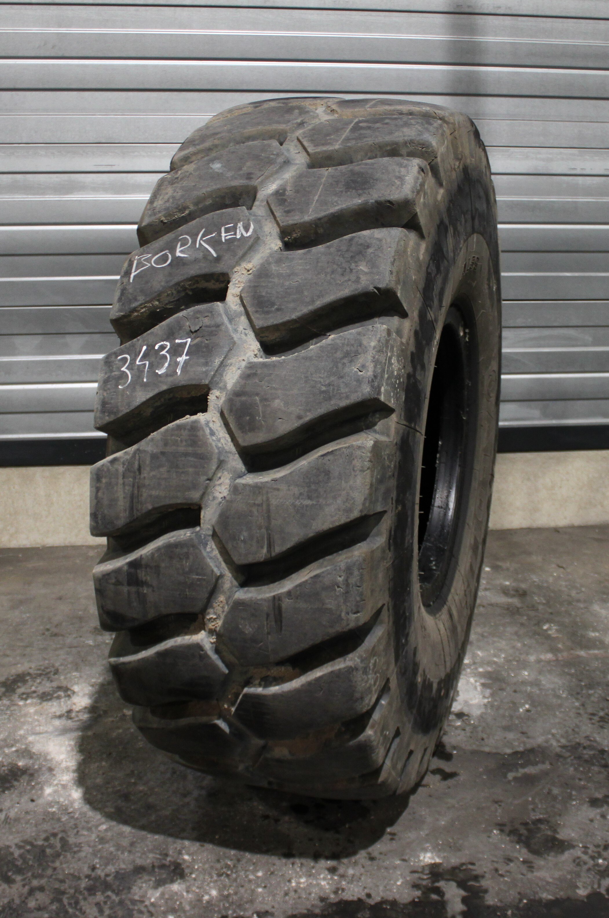 23.5R25 USED AEOLUS AL59 201A2 ** L-5 TL 67MM 89% NO REP 3437 | Heuver