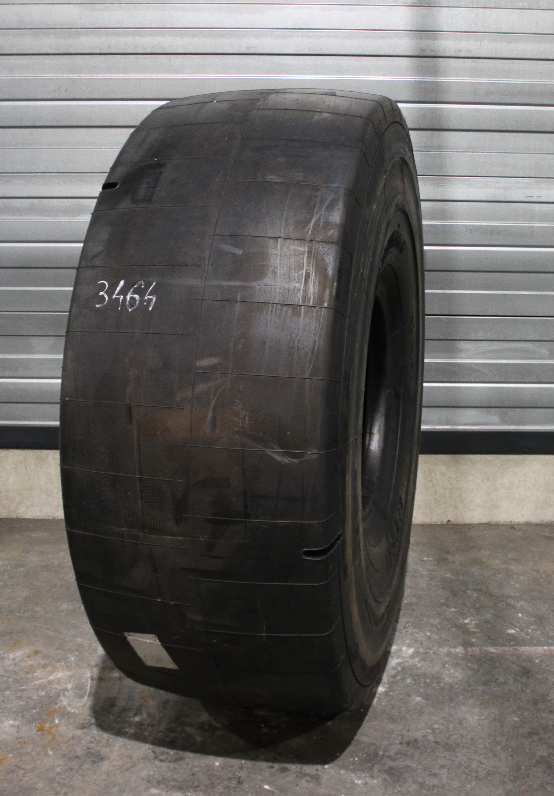 26.5R25 USED TECHKING ETSM ** L-5S TL 88MM 100% NO REP 3464 | Heuver