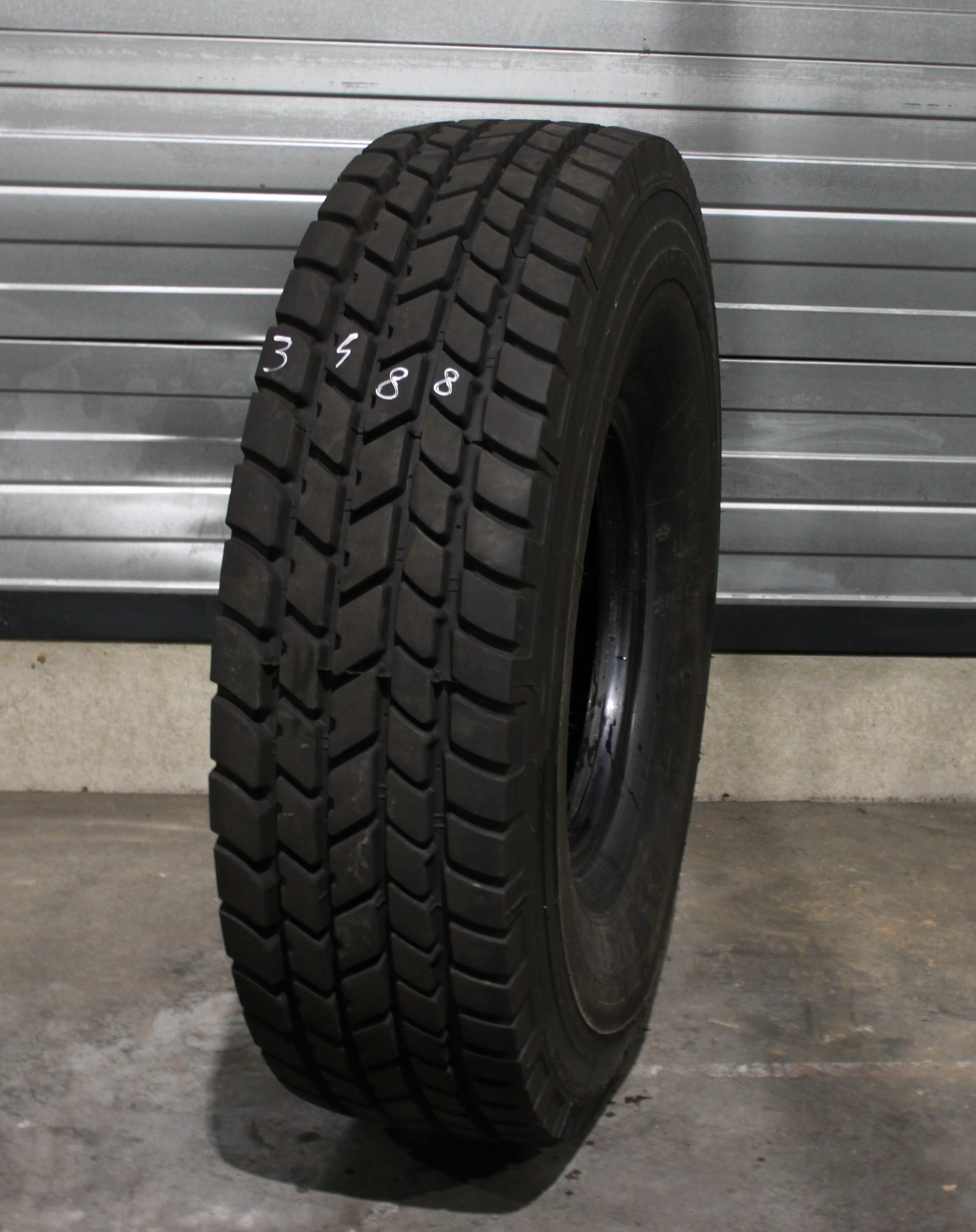 445/95R25 USED MICHELIN X-CRANE+ E-2 TL 24MM 96% NO REP 3489 | Heuver