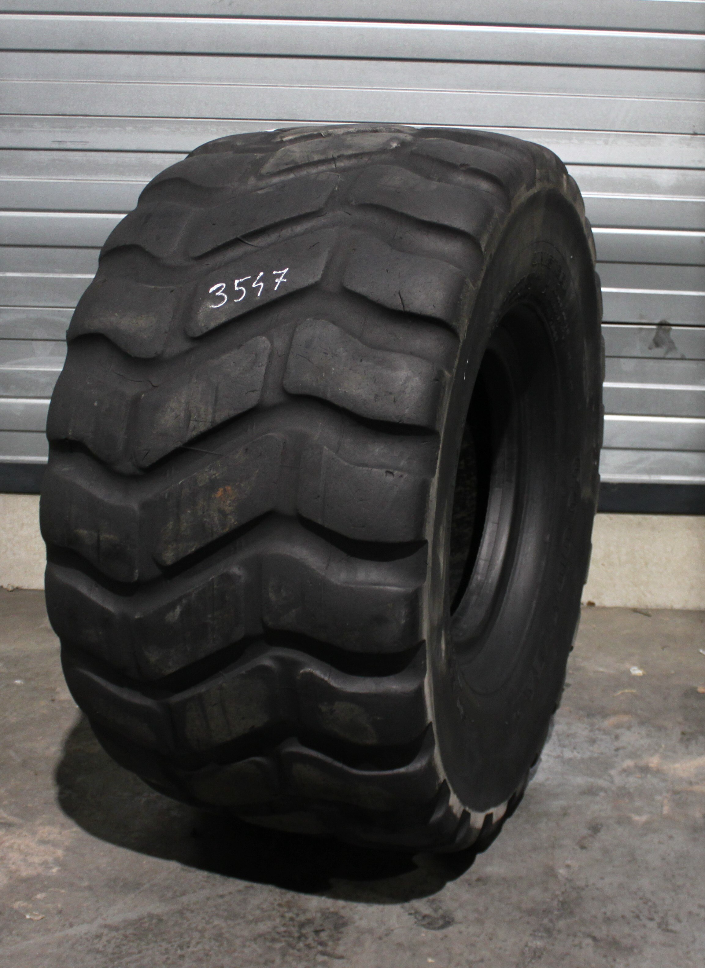 750/65R25 USED GOODYEAR TL-3A+ 202A2 ** E-3/L-3 TL 20MM 46% 4 REP + COSM REP 3547 | Heuver