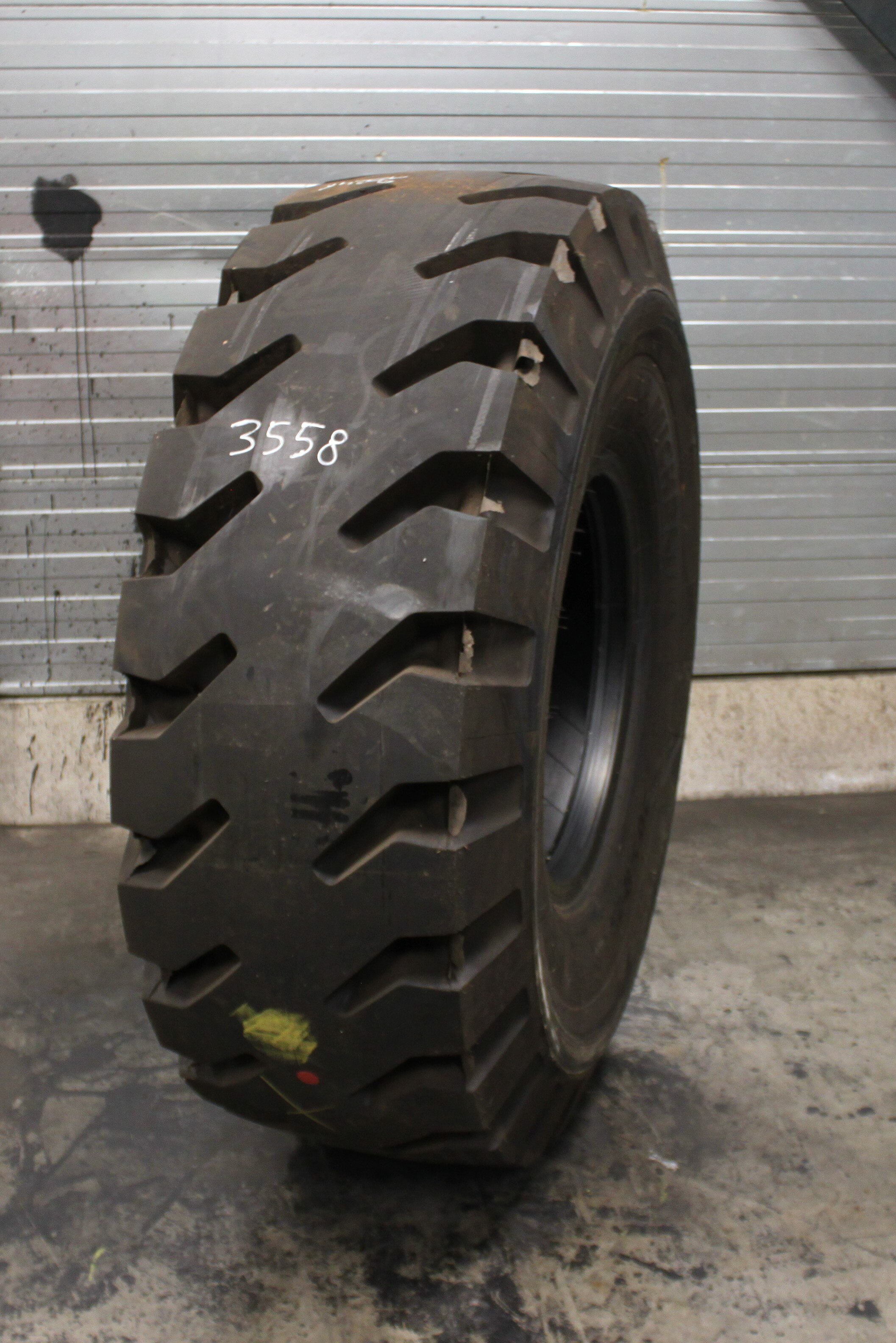 20.5R25 USED MICHELIN X MINE D2 ** L-5 TL 74MM 99% NO REP 3558 | Heuver