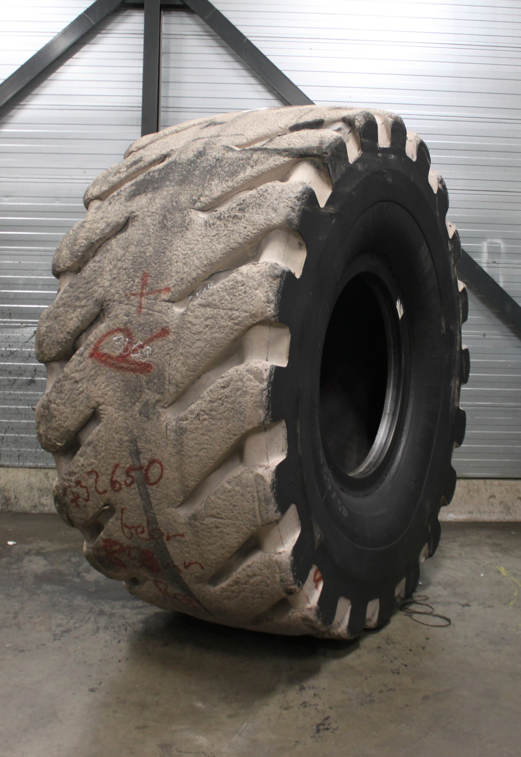 45/65R39 OCCASION MICHELIN X MINE D2 ** L-5 TL 87MM 75% COSM REP 3569 ...