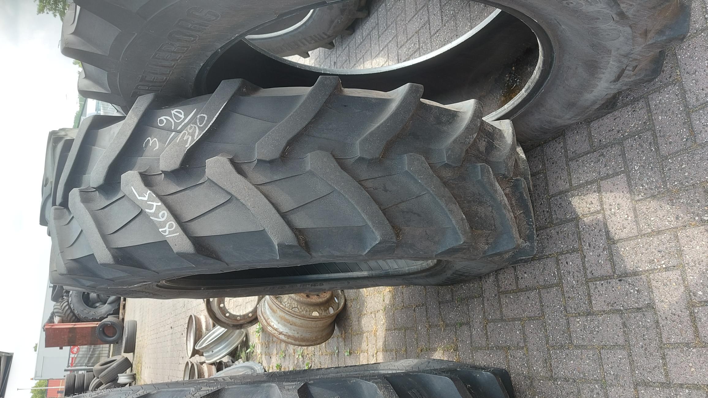 420/85R38 USED TRELLEBORG TM600 144A8/141B TL H18645 60% IETS DROOG ...