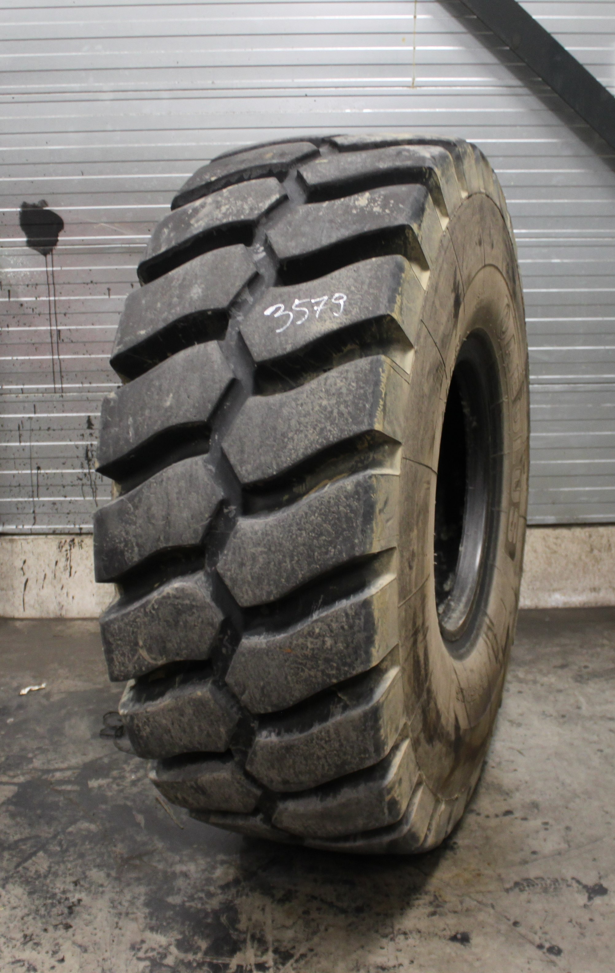 23.5R25 USED AEOLUS AL59 201A2 ** L-5 TL 69MM 92% NO REP 3579 | Heuver