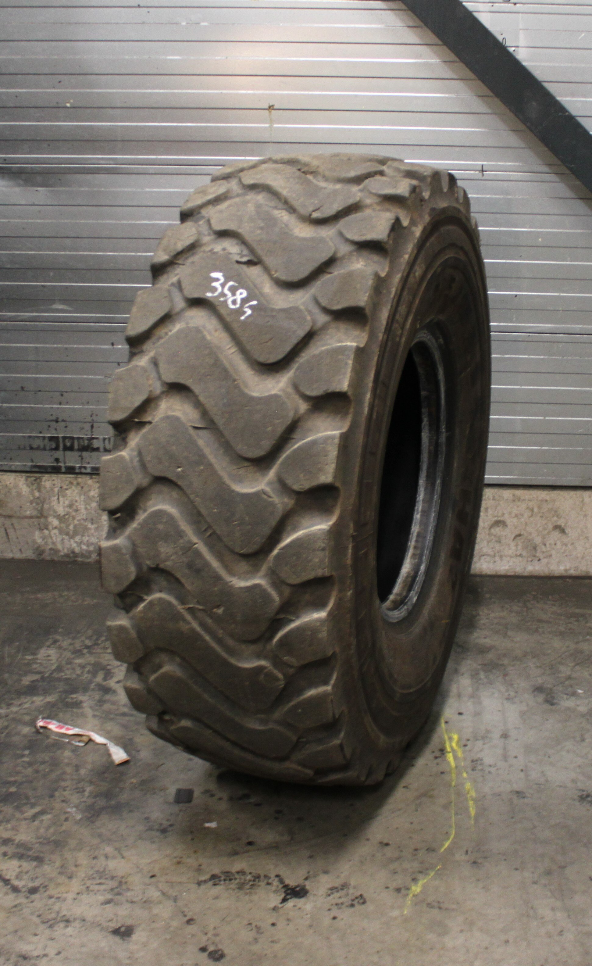 20.5R25 USED MICHELIN XHA2 186A2 * L-3 TL 23MM 69% 1 REP 3584 | Heuver