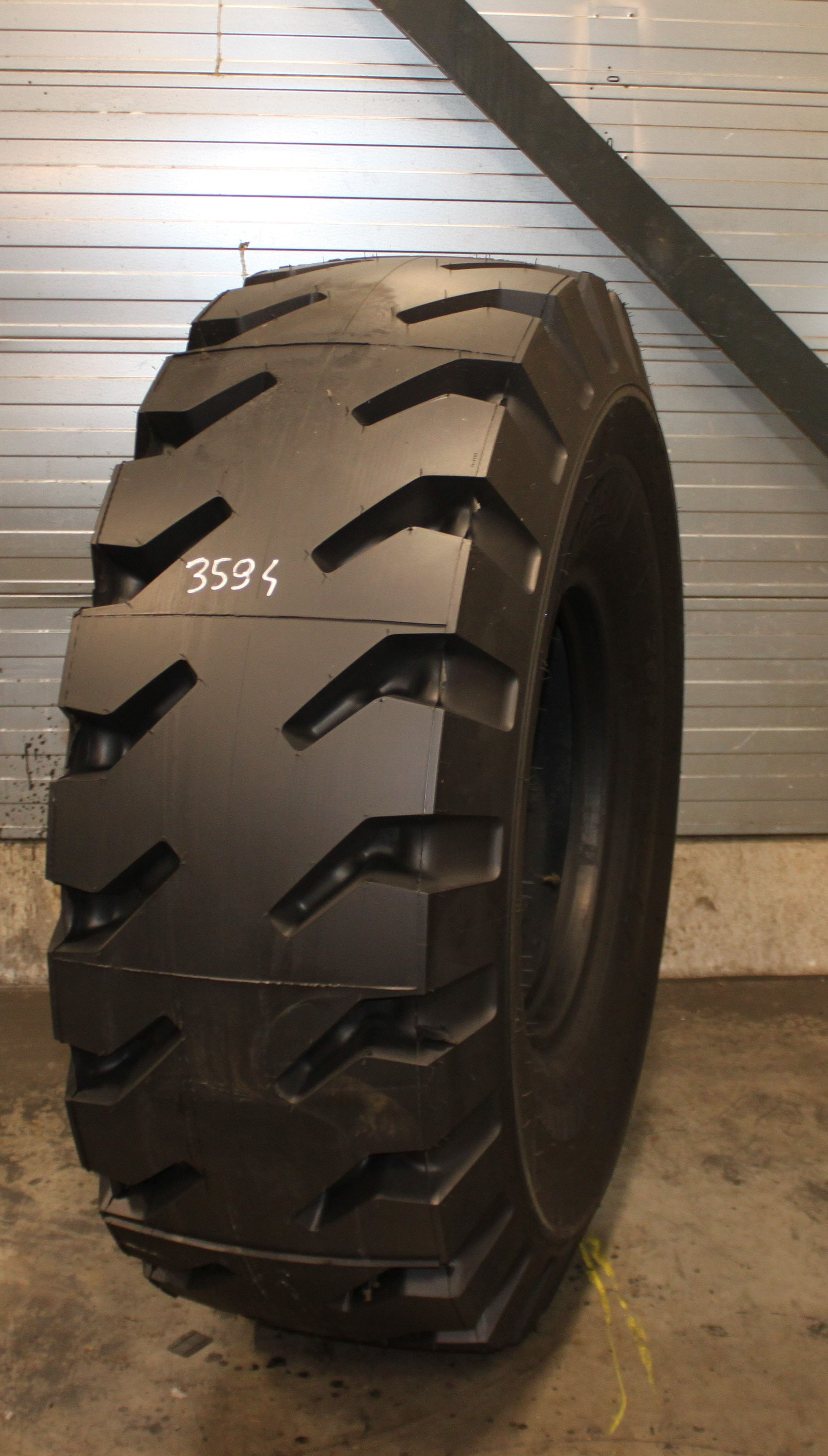20.5R25 USED MICHELIN X MINE D2 ** L-5 TL 74MM 100% NO REP 3594 | Heuver