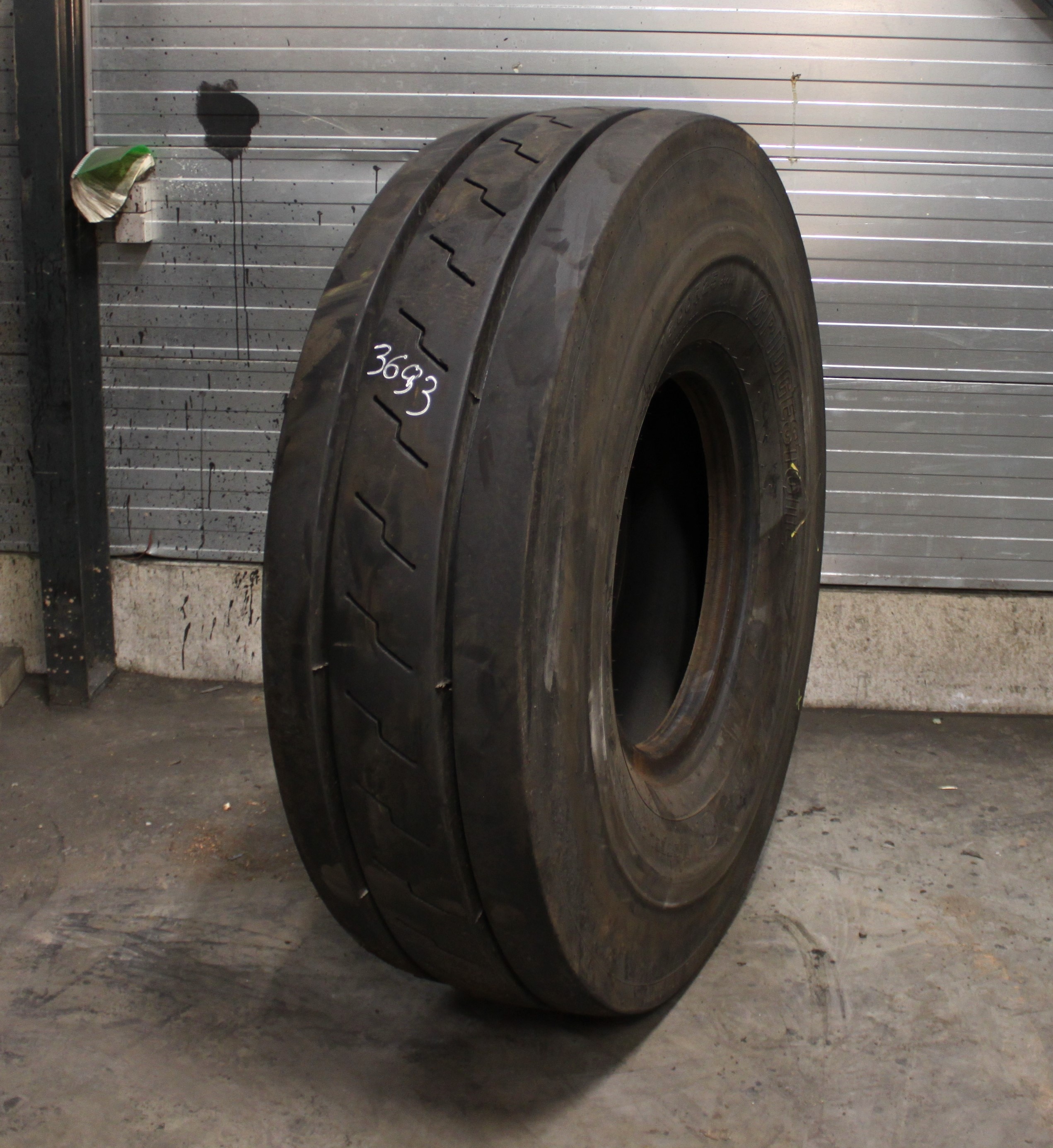 16.00R25 USED BRIDGESTONE VCHR 200A5 ** IND-4 TL 43MM 86% NO REP 3693 | Heuver