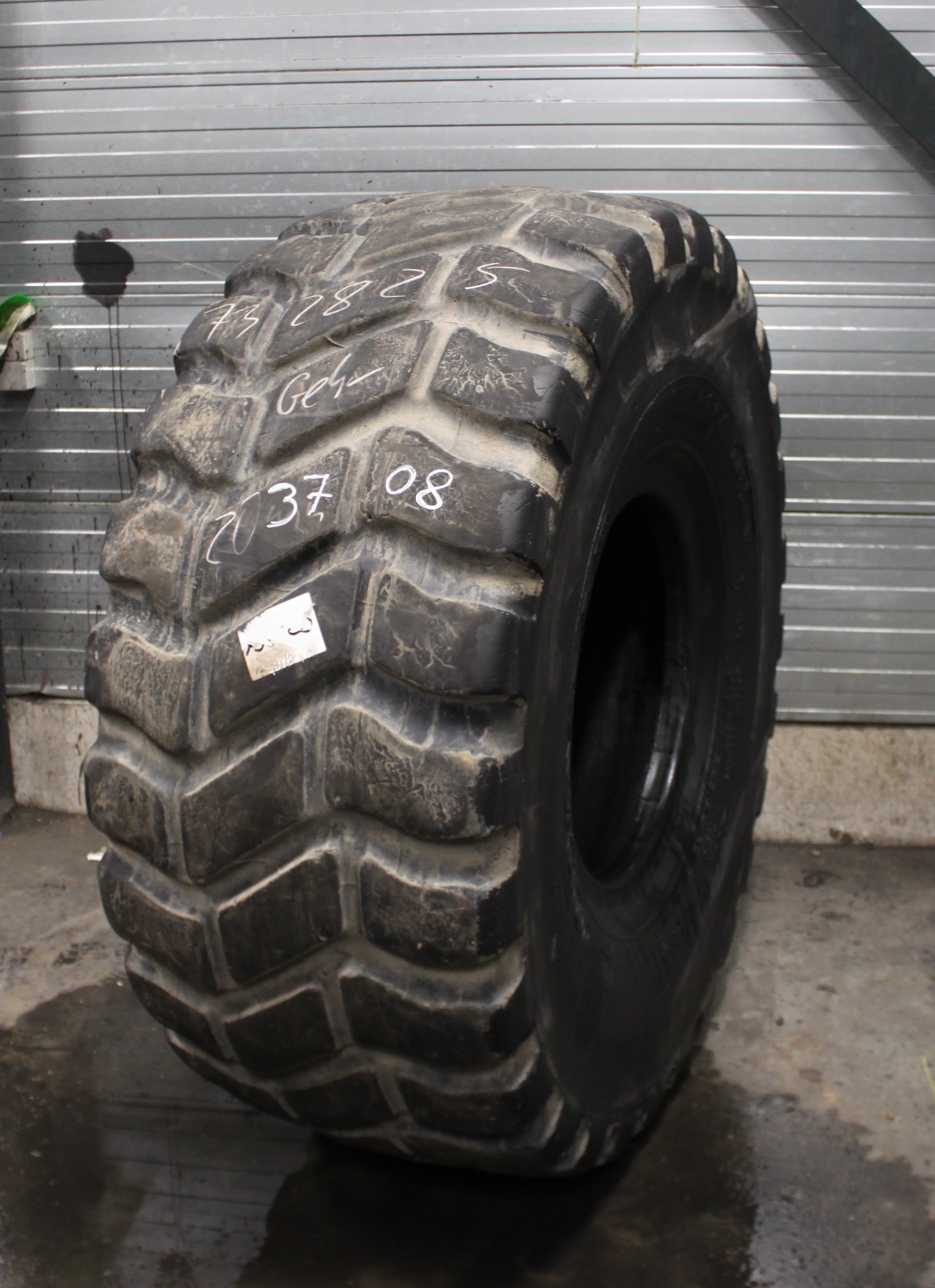 23.5R25 USED GOODYEAR TL-3A+ TL 22MM 51% COSM REP 3708 | Heuver