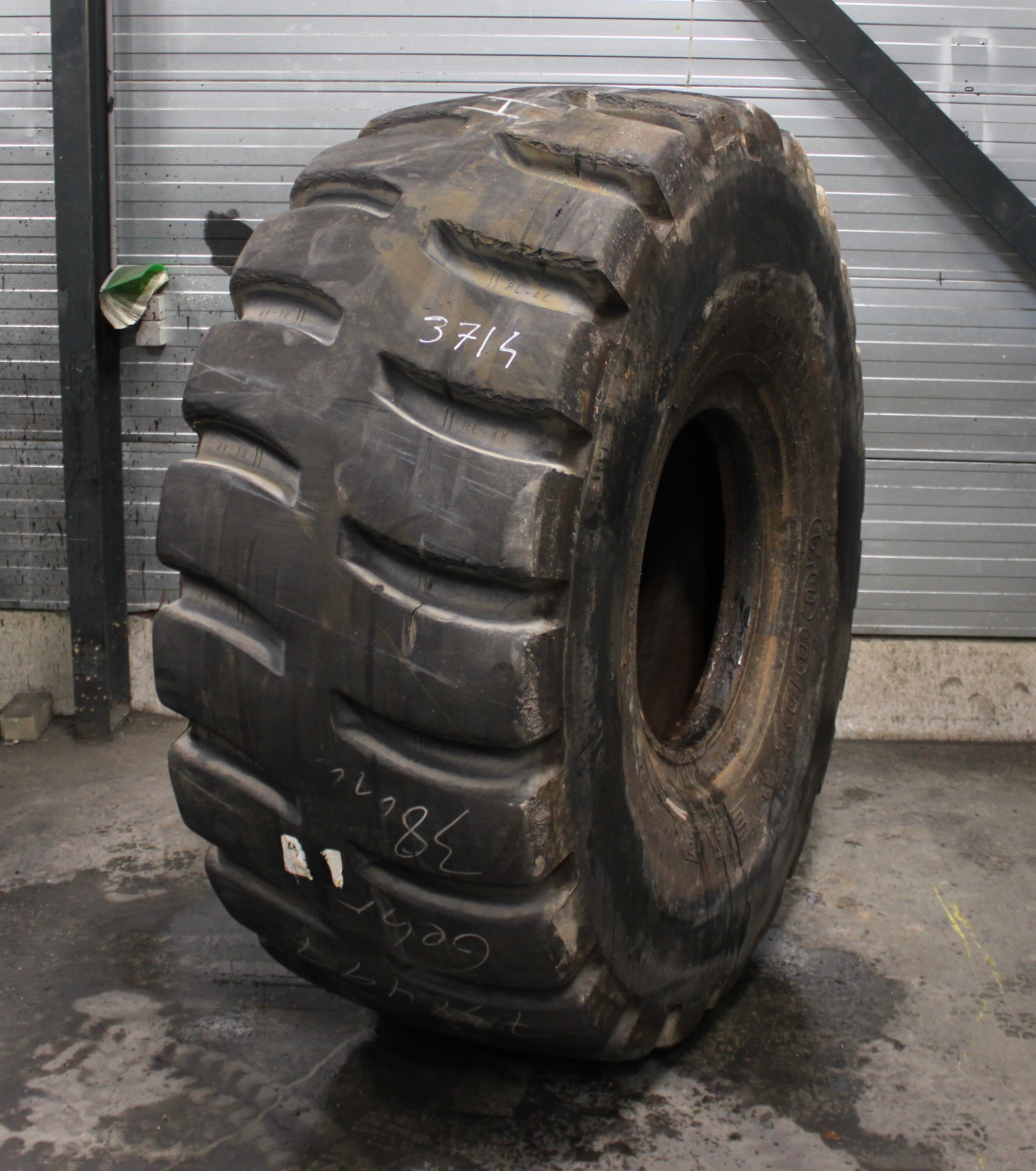 26.5R25 USED GOODYEAR RL-4K ** L-4 TL 40MM 75% COSM REP 3714 | Heuver