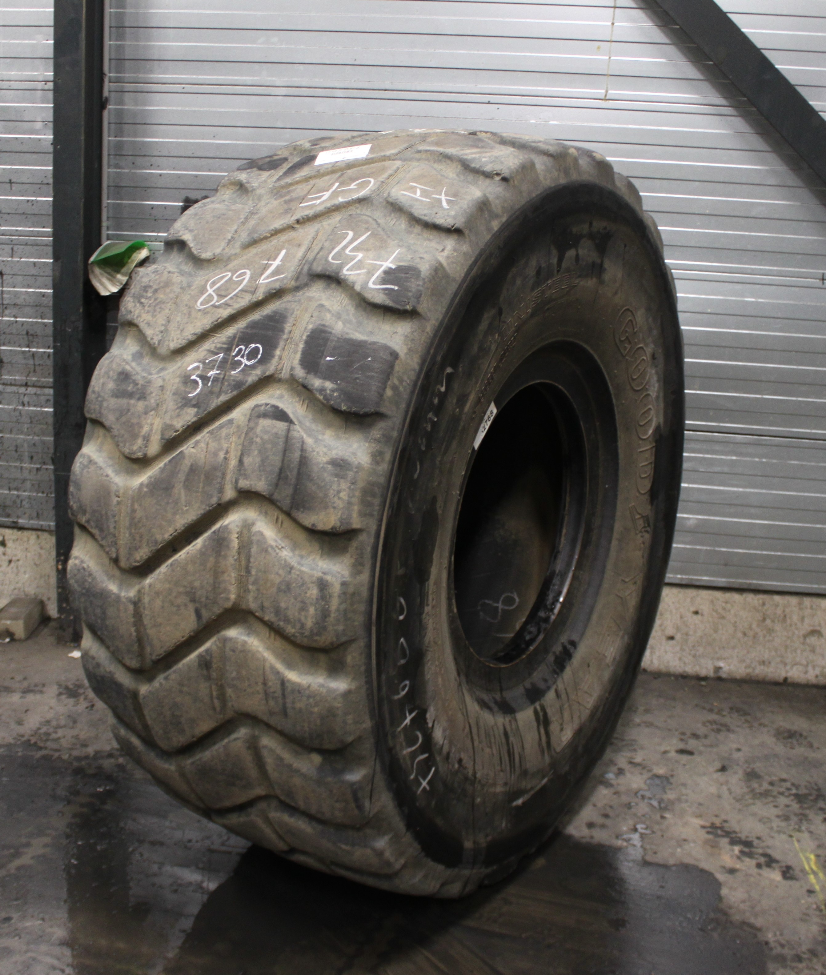 26.5R25 USED GOODYEAR TL-3A+ E-3/L-3 TL 22MM 47% NO REP 3730 | Heuver