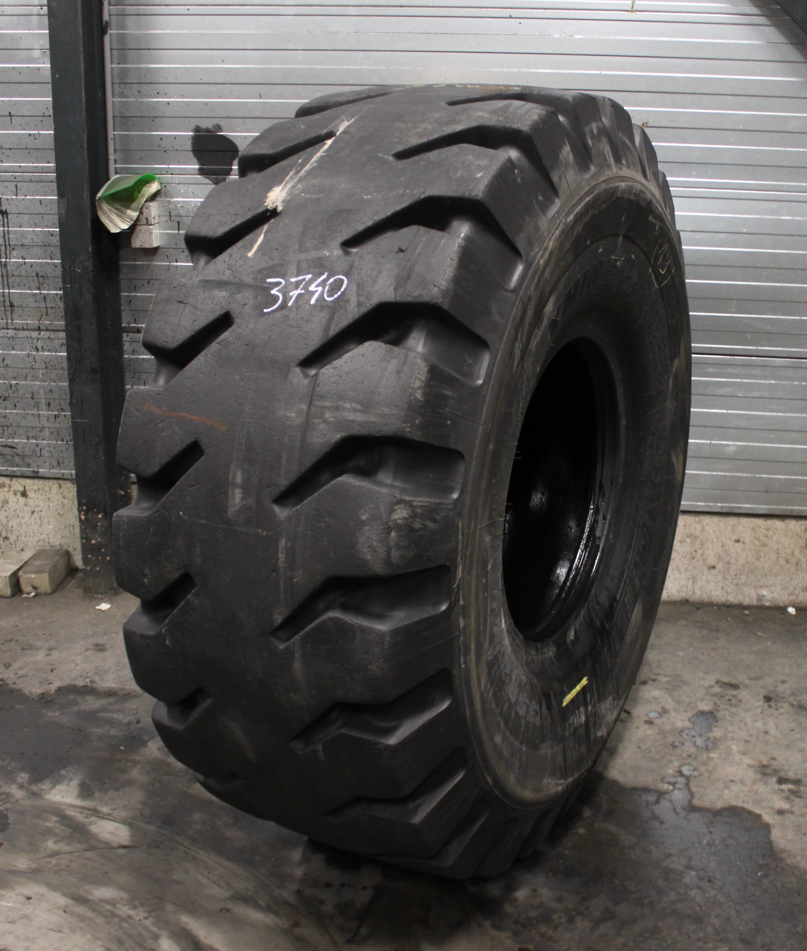 23.5R25 USED MICHELIN X MINE D2 ** L-5 TL 66MM 79% NO REP 3740 | Heuver