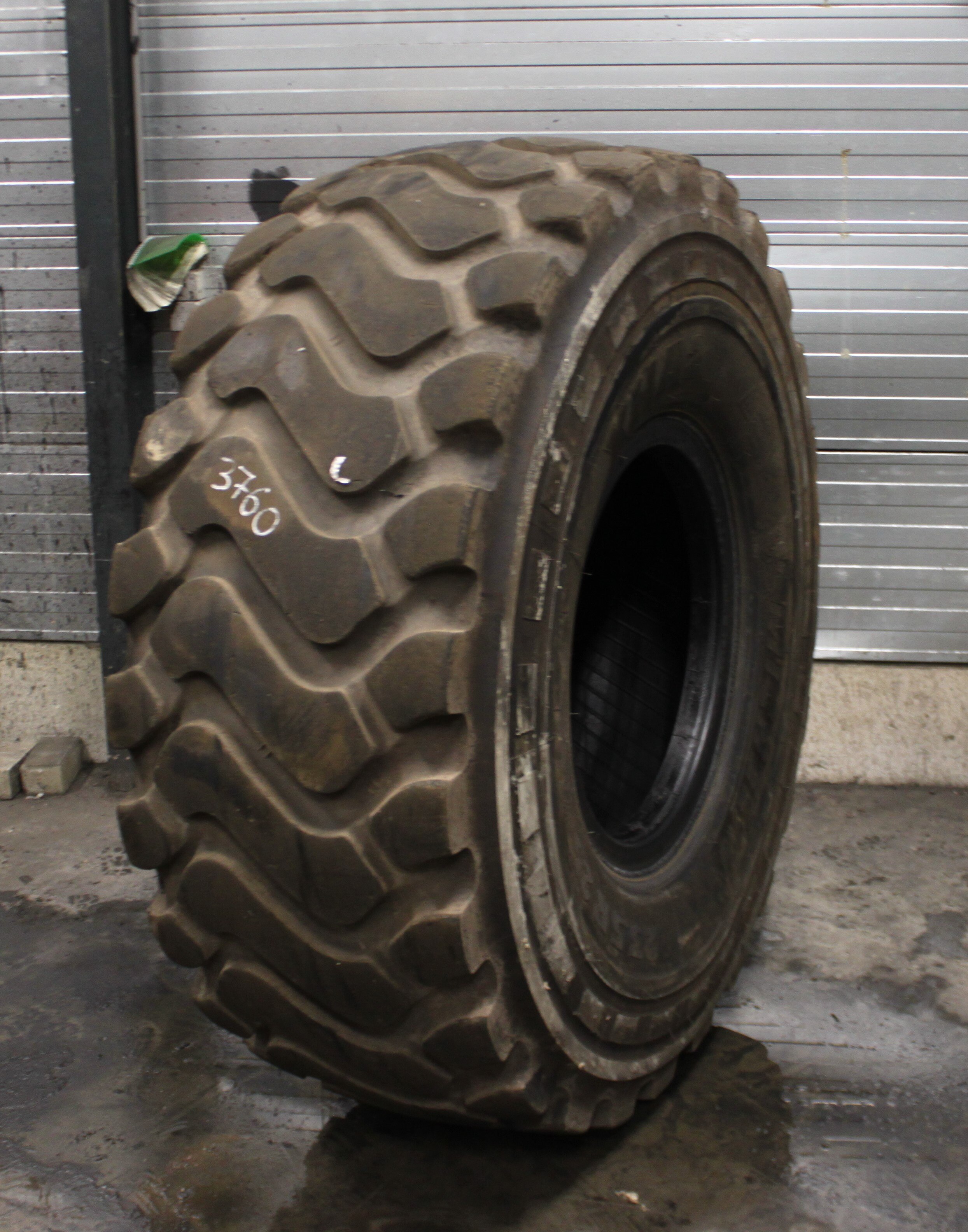 23.5R25 USED MICHELIN XHA2 195A2 * L-3 TL 26MM 72% NO REP 3760 | Heuver