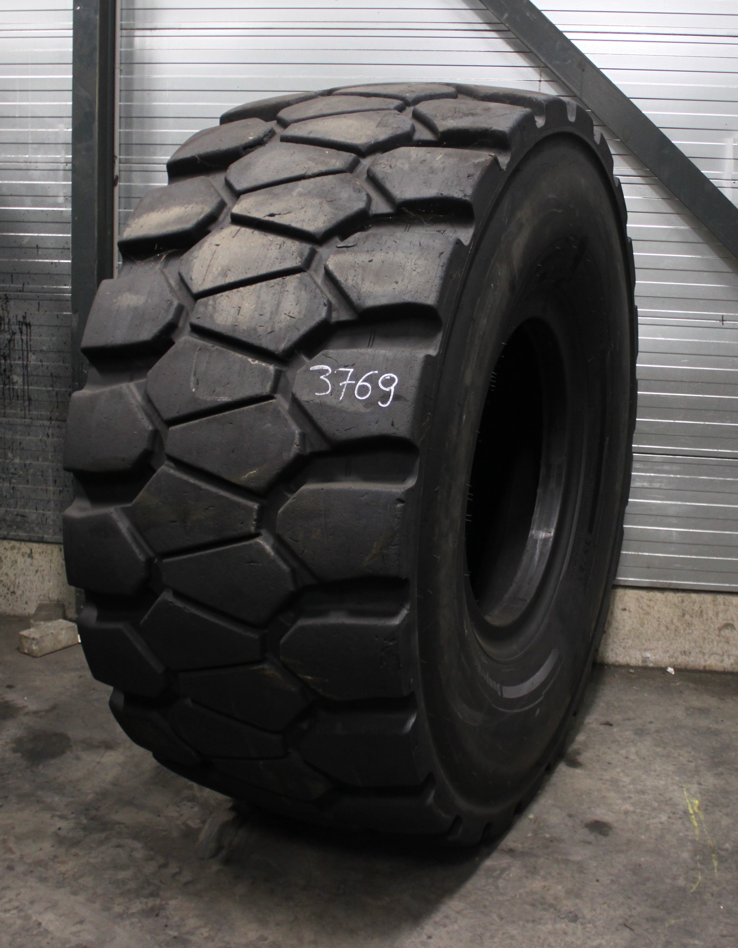 35/65R33 USED CONTINENTAL DUMPERMASTER **** E-4/L-4 TL 50MM 1 REP ...