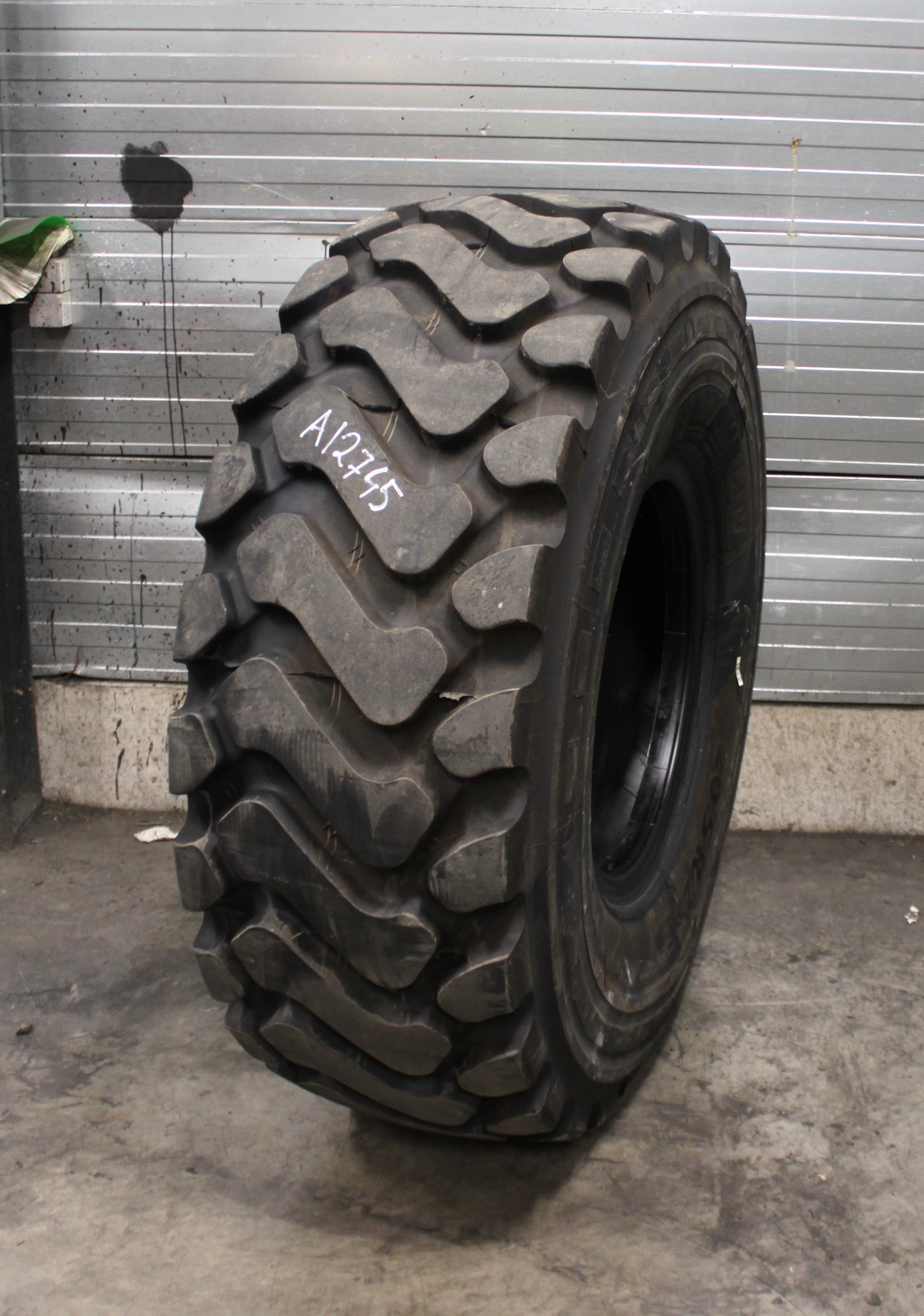 20.5R25 USED MICHELIN XHA2 186A2 * L-3 TL 33MM 99% NO REP A12745 | Heuver