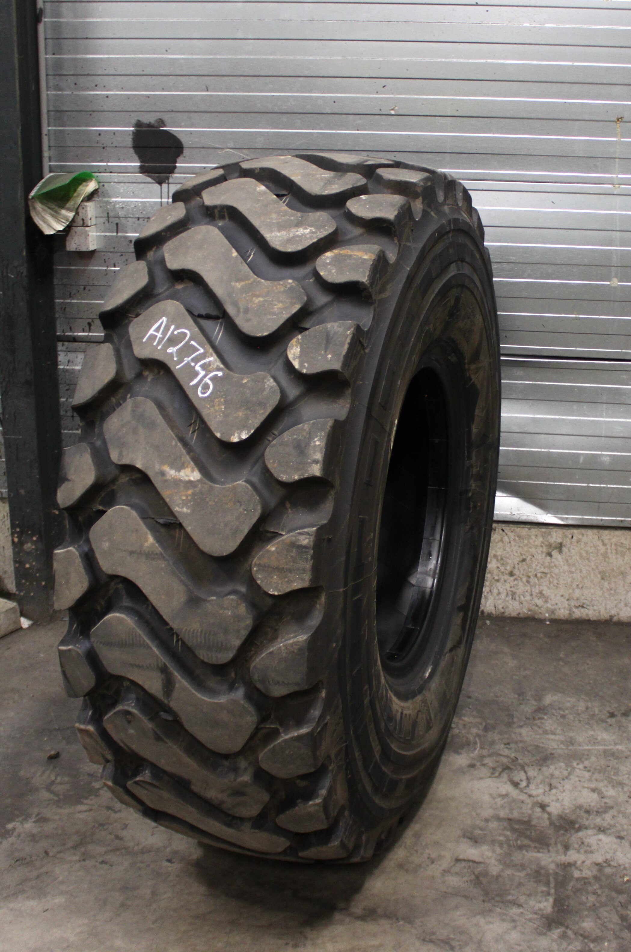 20.5R25 USED MICHELIN XHA2 186A2 * L-3 TL 33MM 99% NO REP A12745 | Heuver
