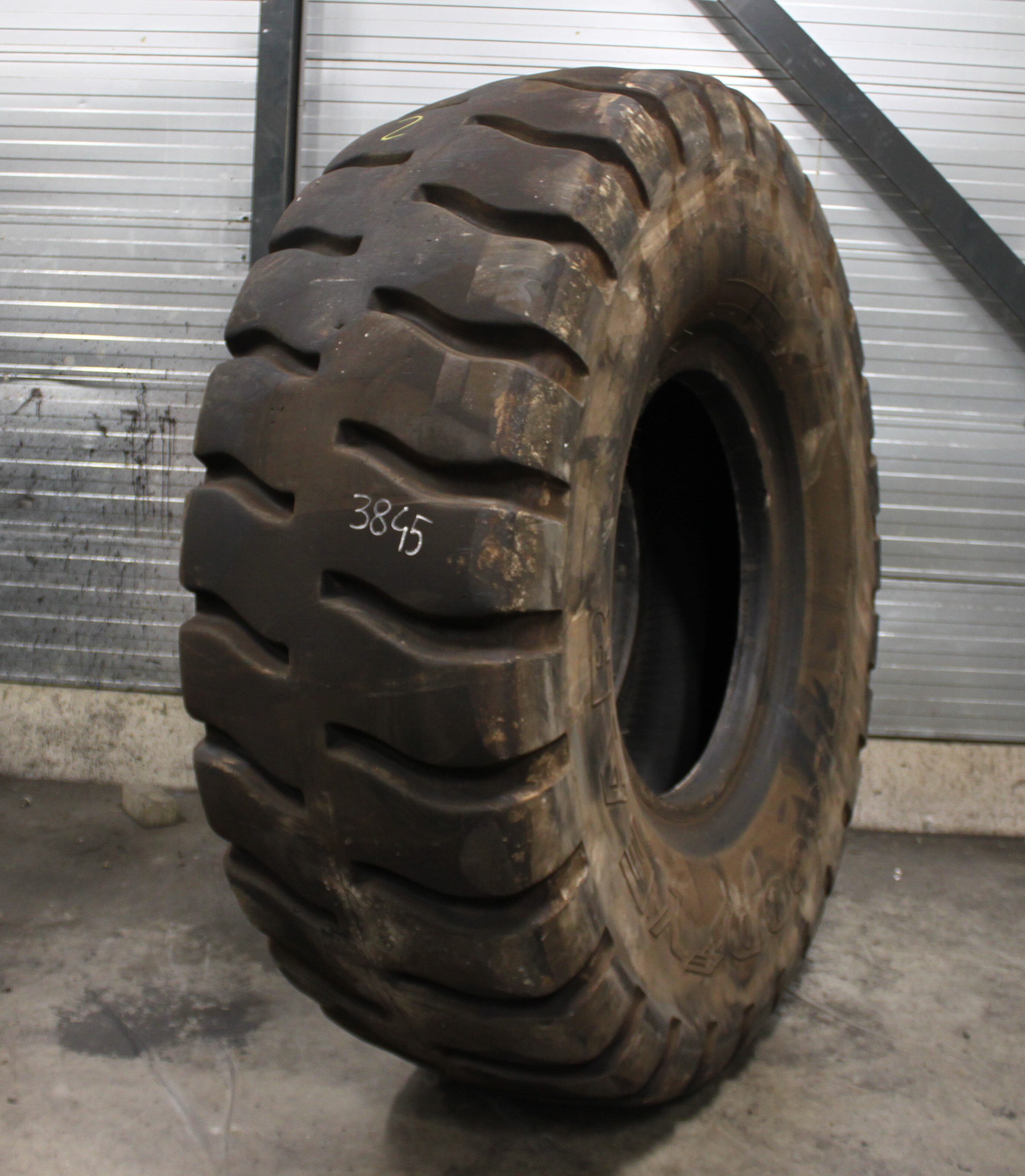 24.00R35 USED GOODYEAR RL-3+ 209B ** E-3 TL 42MM 84% NO REP 3845 | Heuver