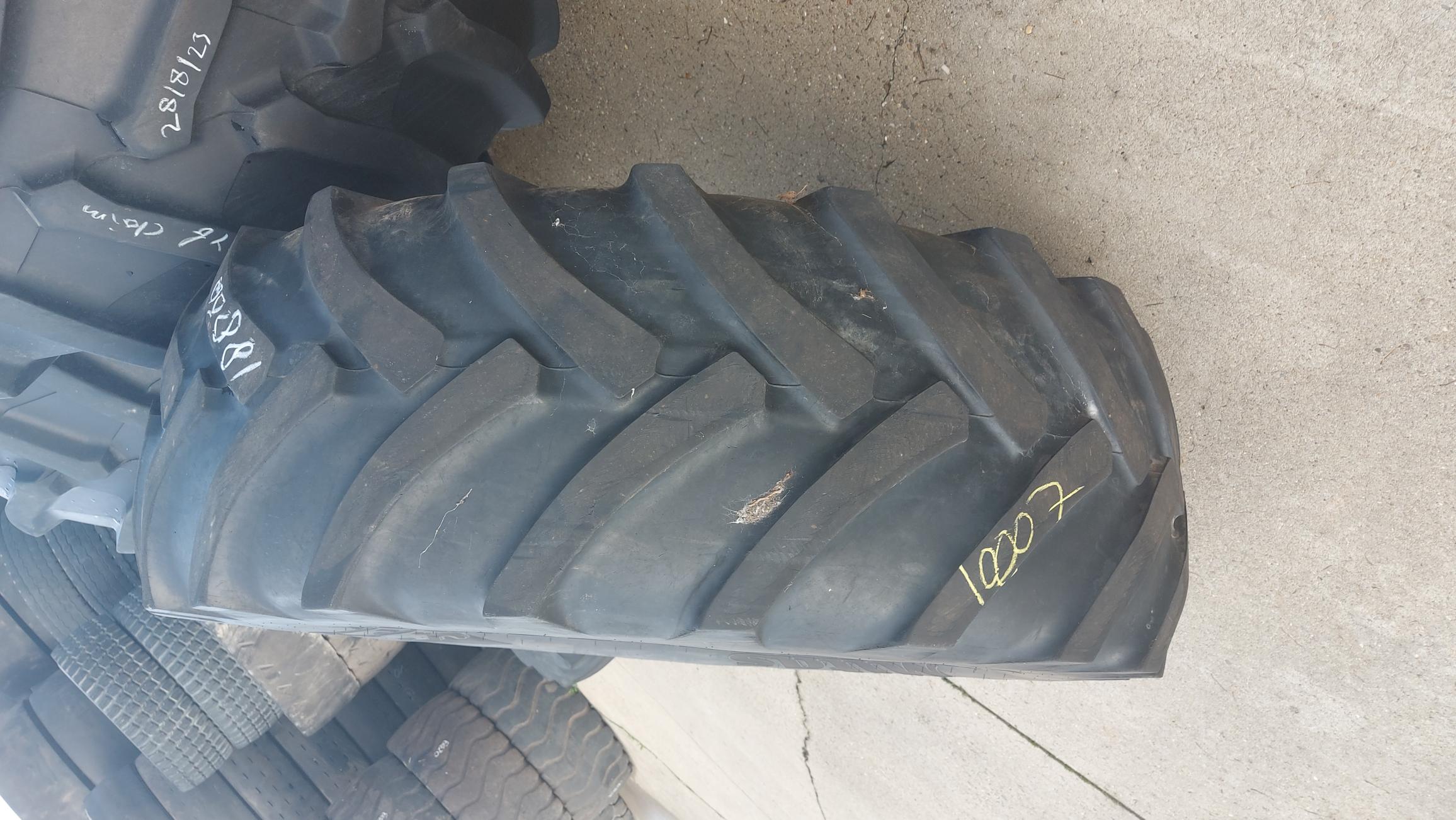 500/85R30 USED MITAS SFT 176A8/164A8 TL H18860 15% ONGELIJK DOT4417 | Heuver
