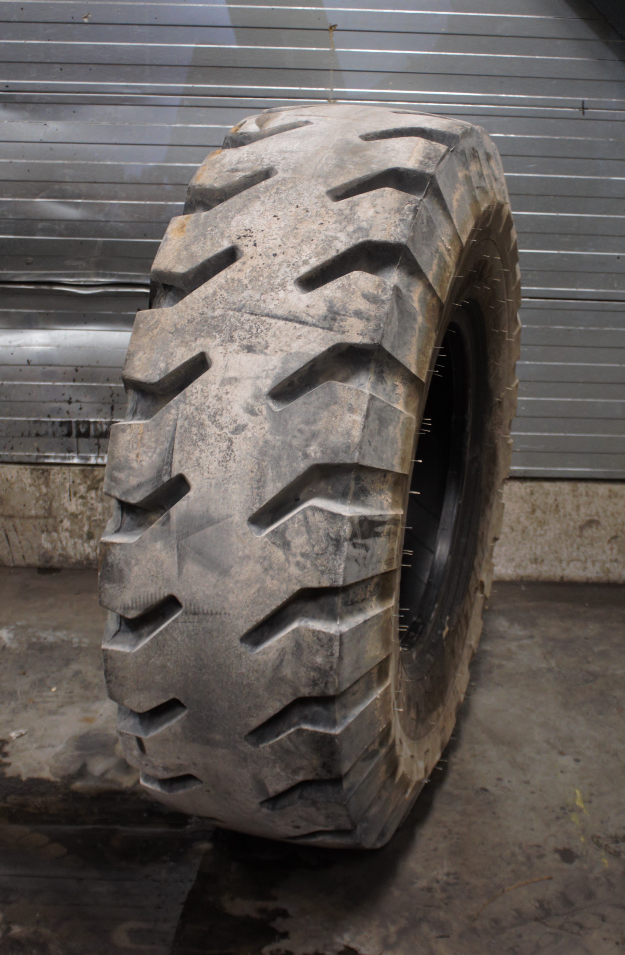 17.5R25 USED MICHELIN X MINE D2 ** L-5 TL 64MM 98% NO REP 4084 | Heuver
