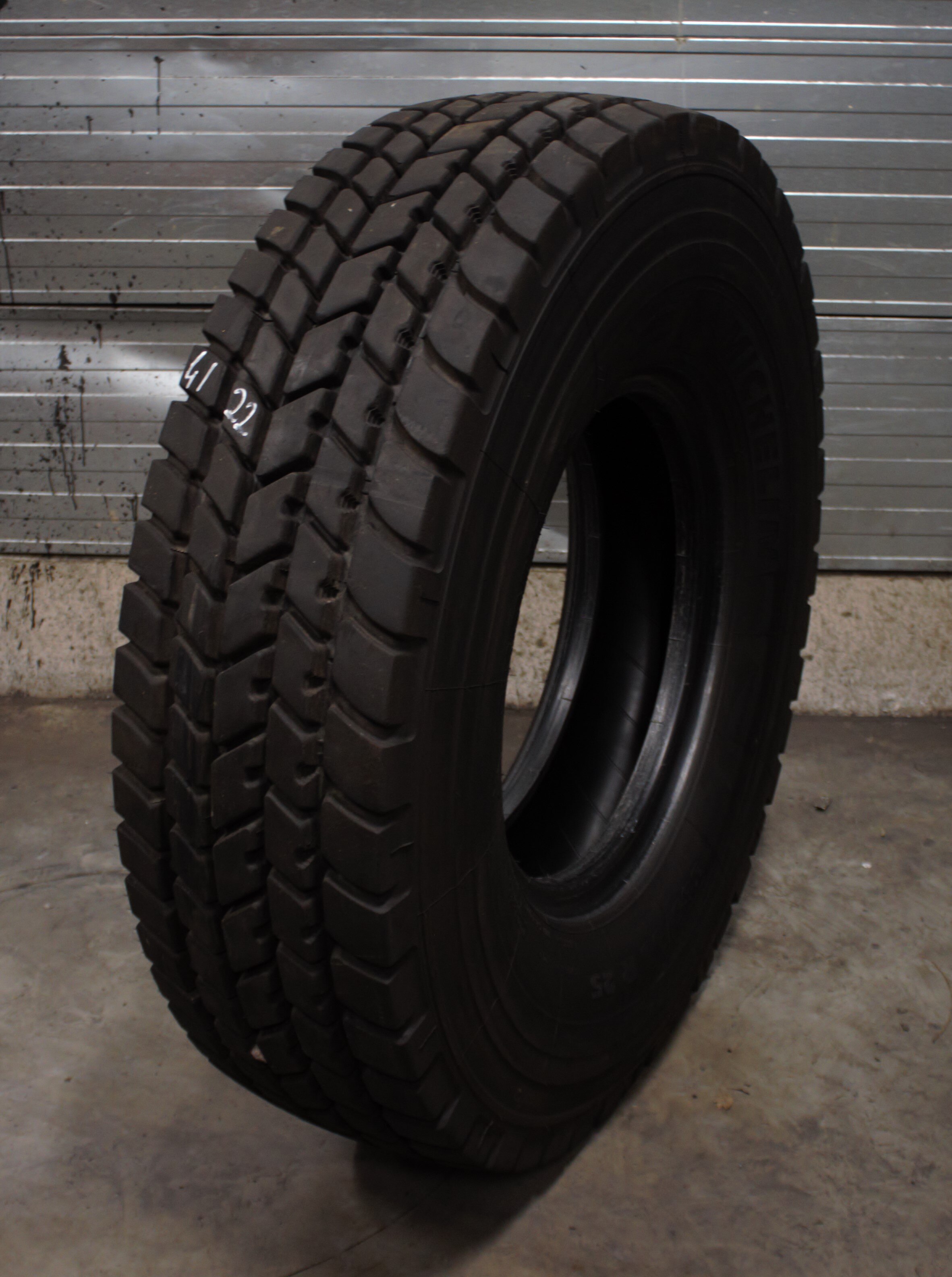 385/95R25 USED MICHELIN X-CRANE+ E-2 TL 22MM 95% NO REP 4122 | Heuver