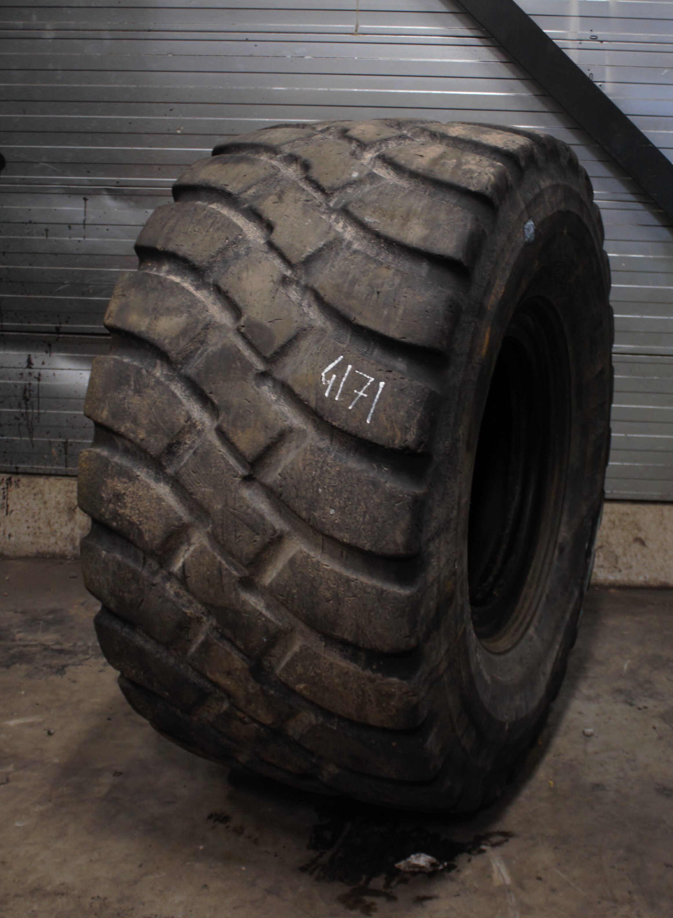 750/65R25 USED GOODYEAR GP-3D E-3/L-3 TL 18MM 48% NO REP 4171 | Heuver