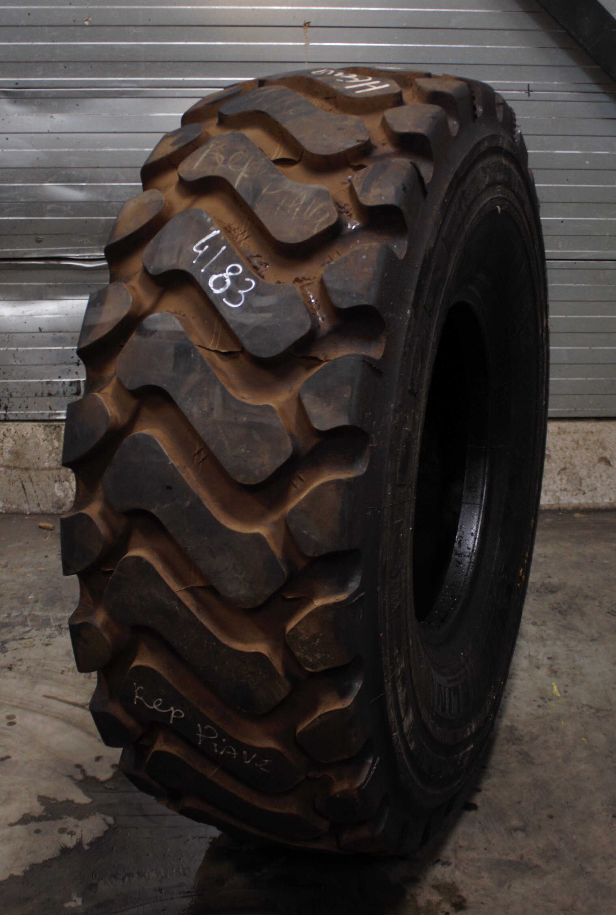 20.5R25 USED MICHELIN XHA2 186A2 * L-3 TL 33MM 99% 1 REP 4183 | Heuver