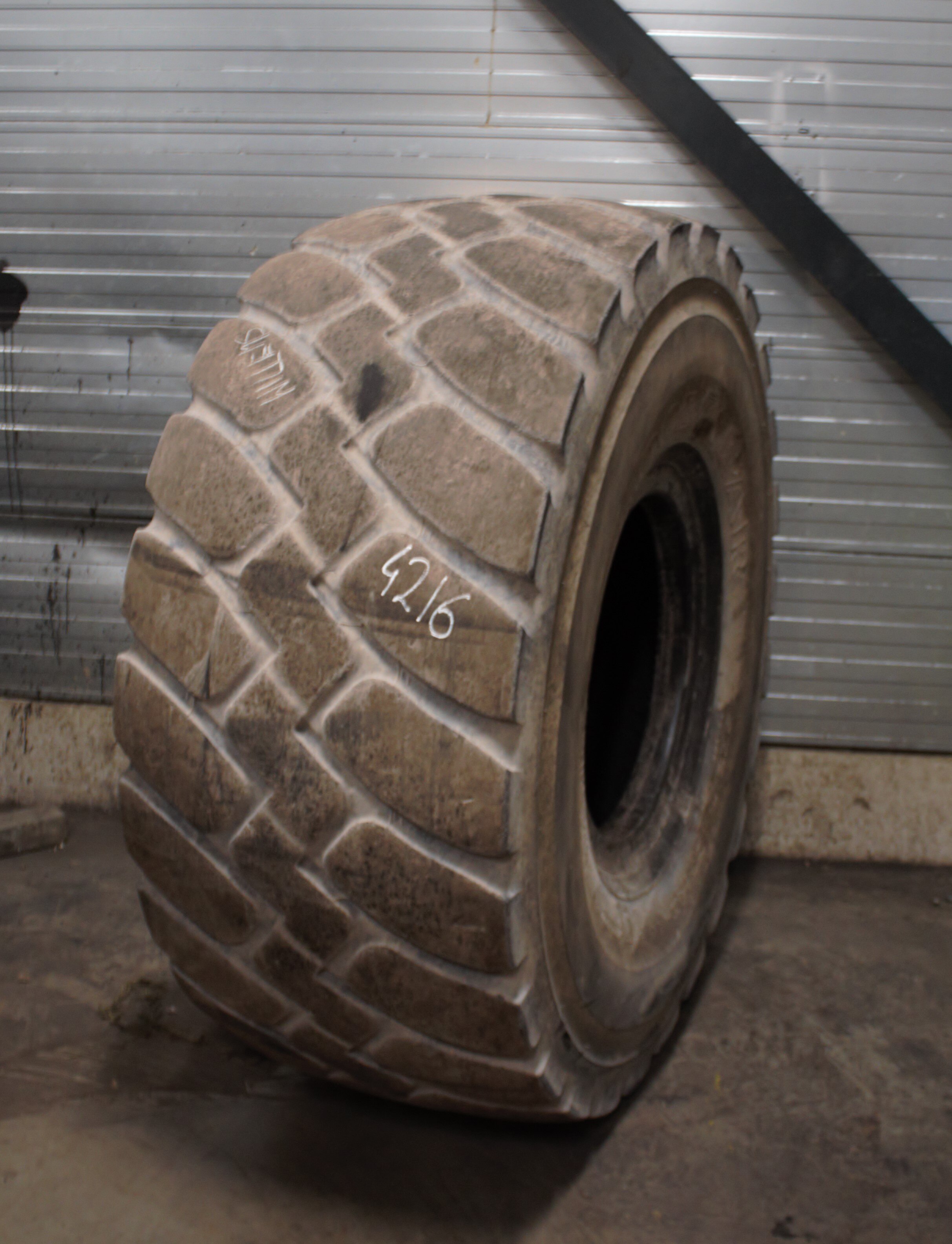 26.5R25 USED GOODYEAR GP-4D 202A2 ** E-4/L-4 TL 15MM 27% NO REP 4216 | Heuver