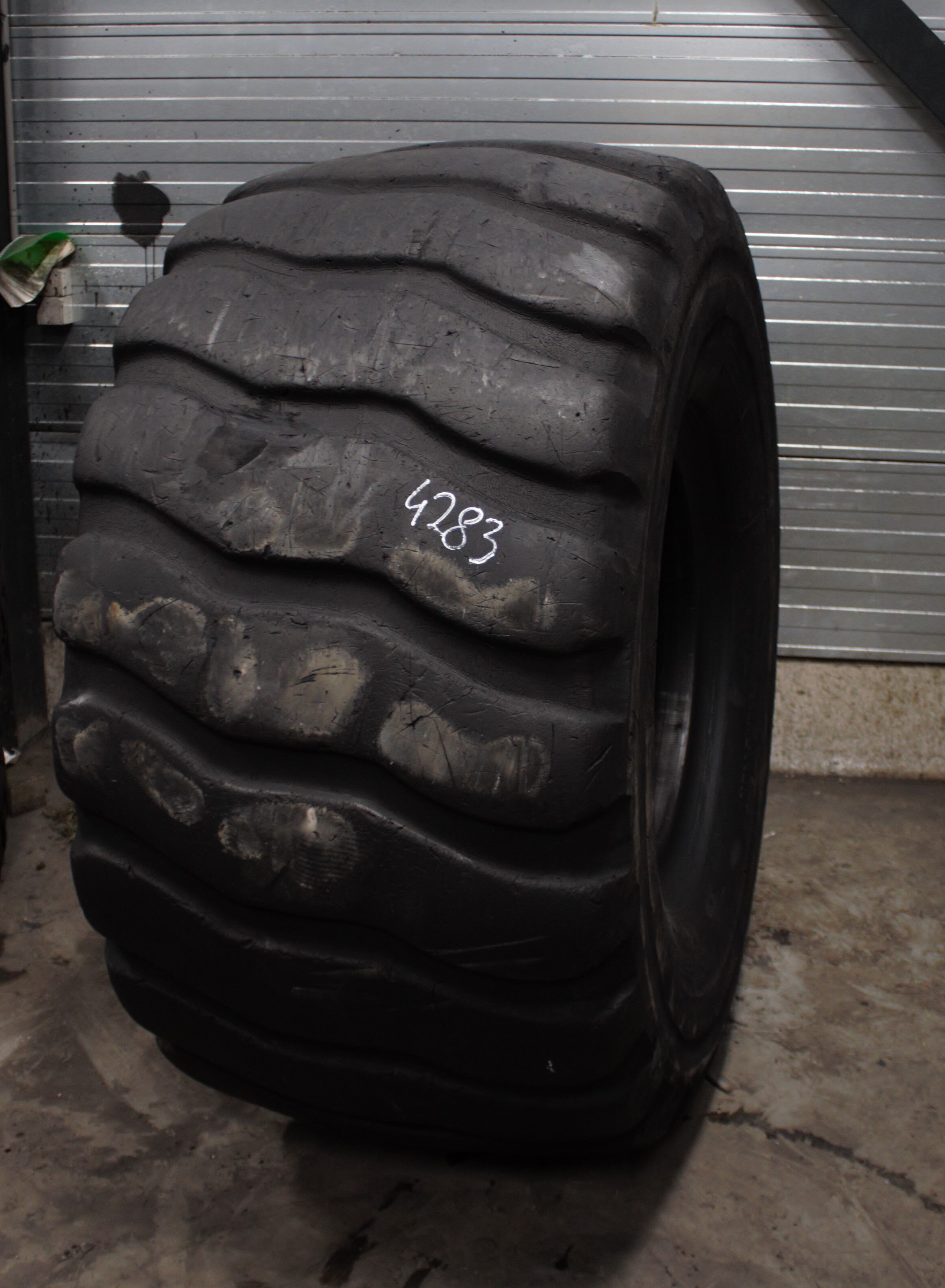 750/65R25 USED BRIDGESTONE VLT ** E-3/L-3 TL 18MM 41% NO REP 4283 | Heuver