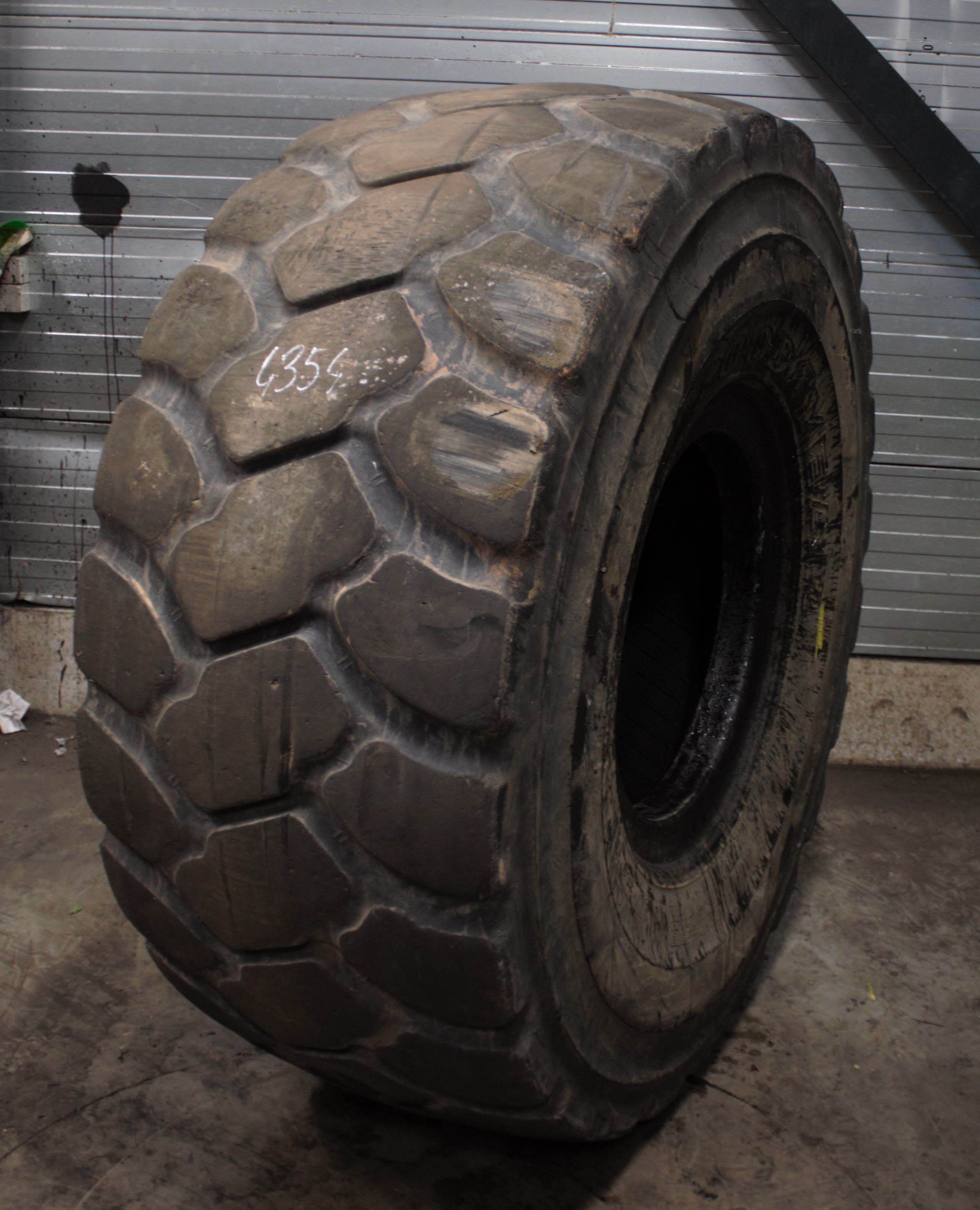 26.5R25 USED GOODYEAR RT-3B ** L-3 TL 15MM 37% NO REP 4354 | Heuver