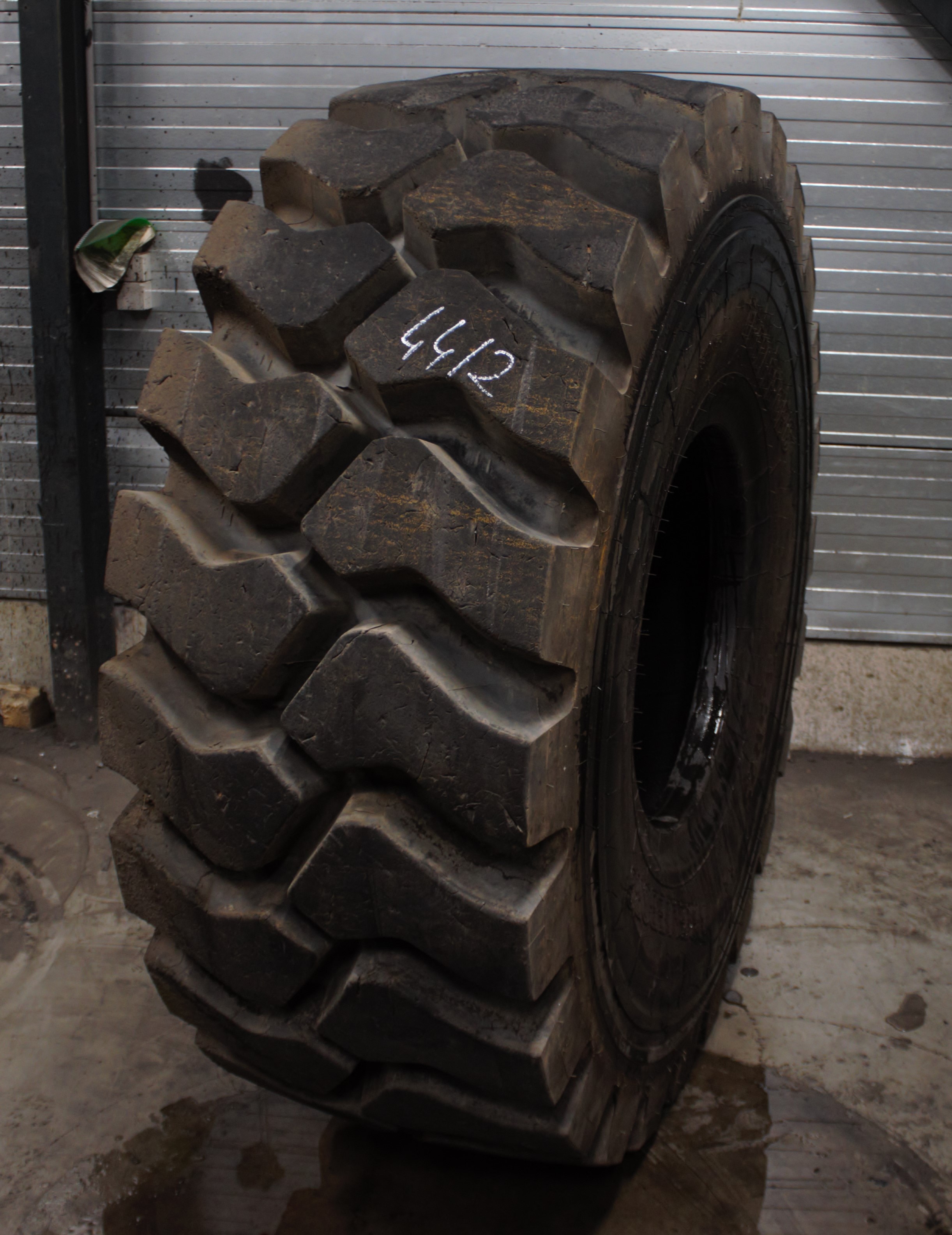 23.5R25 USED TRELLEBORG EMR1051 TL 74MM 97% NO REP 4412 | Heuver