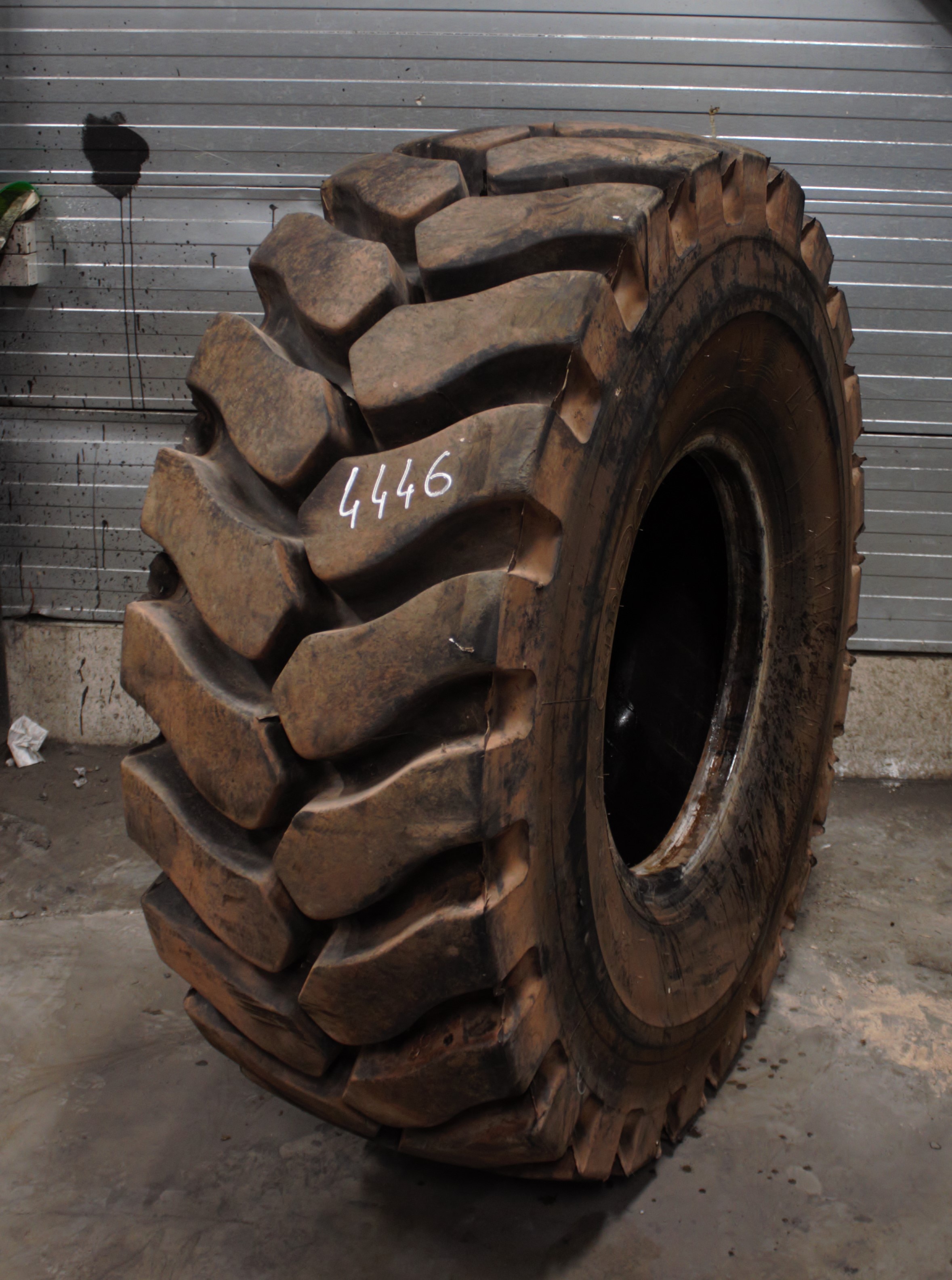 20.5R25 USED MICHELIN XLD D2 A * L-5 TL 68MM 94% NO REP 4446 | Heuver