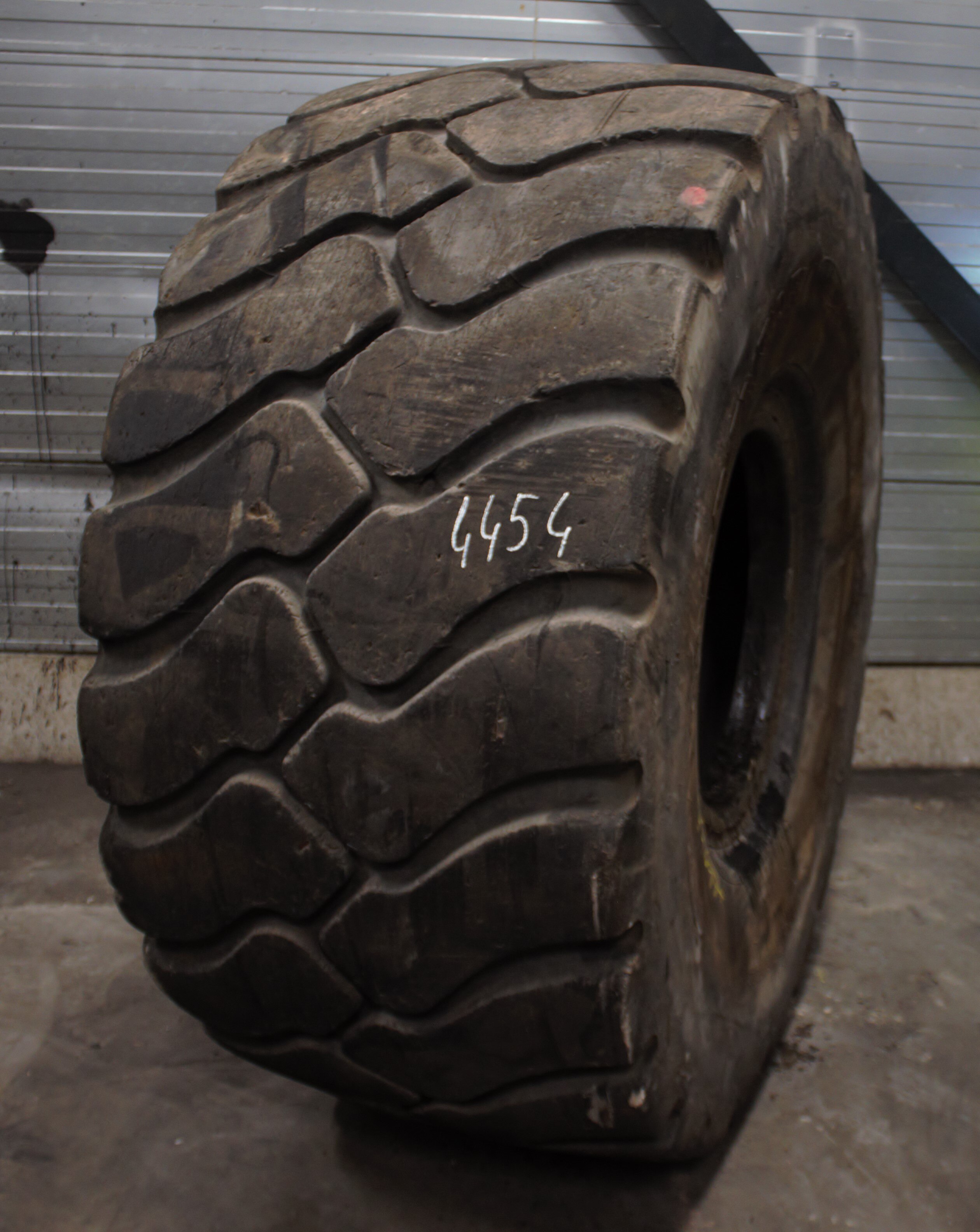 29.5R25 USED GOODYEAR RT-5D 216A2 ** L-5 TL 28MM 29% COSM REP 4454 | Heuver
